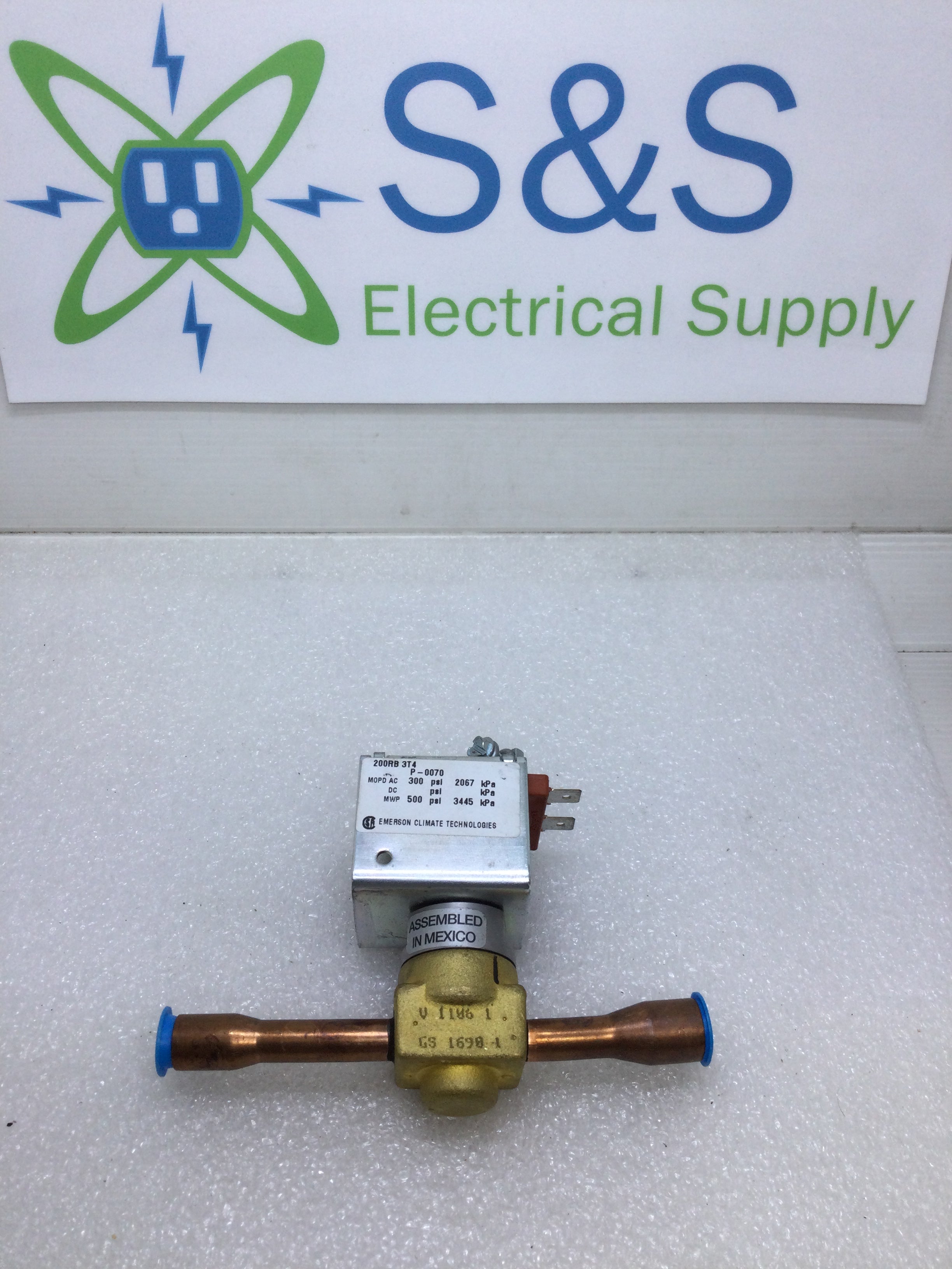 Emerson Liebert P-0070S Valve Solenoid 1/2 ODM x 1/20 DF Coil Type AMS