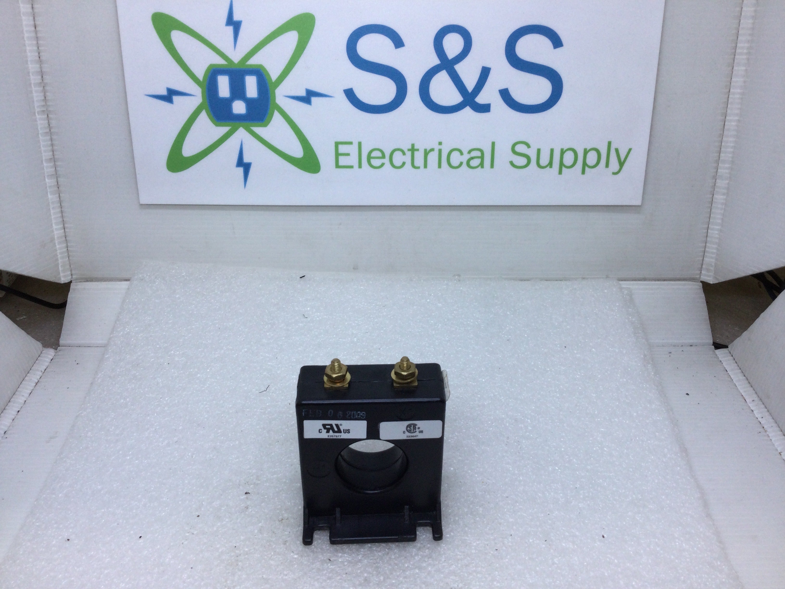 Crompton Inst./Tyco Electronics 2SFT-201 Current Transformer 600V .INS