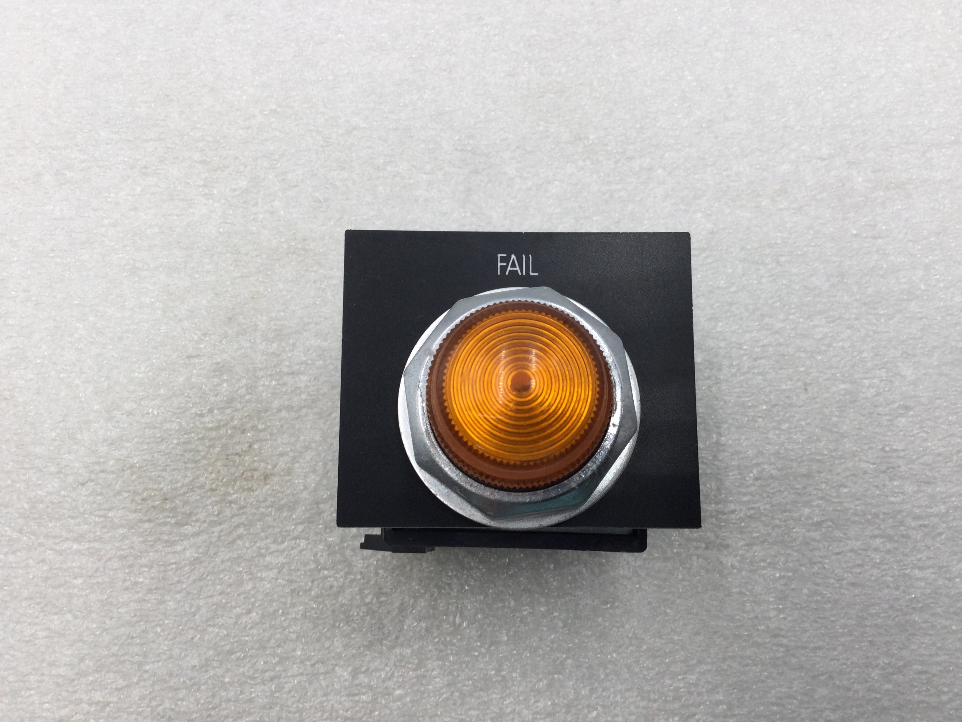 GE CR104PXG22 Oil Tight Indicator Light 120V 3W w/Amber Lense & Fail F