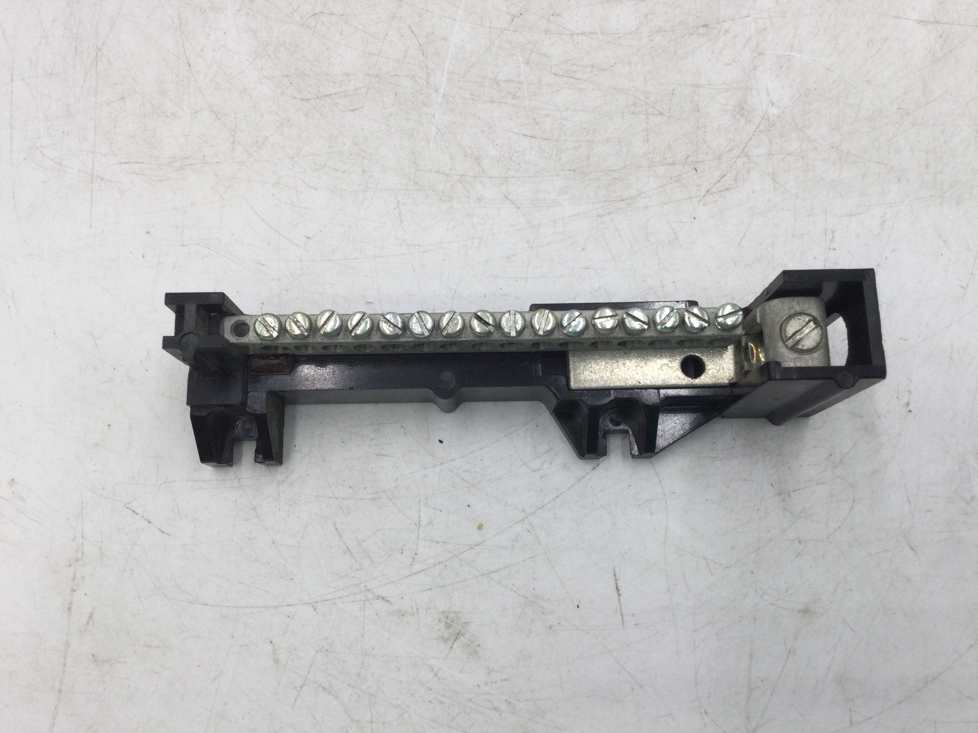 17 Position 4-14 AWG Neutral Isolated Ground Bar w/Lug 7 1/4"