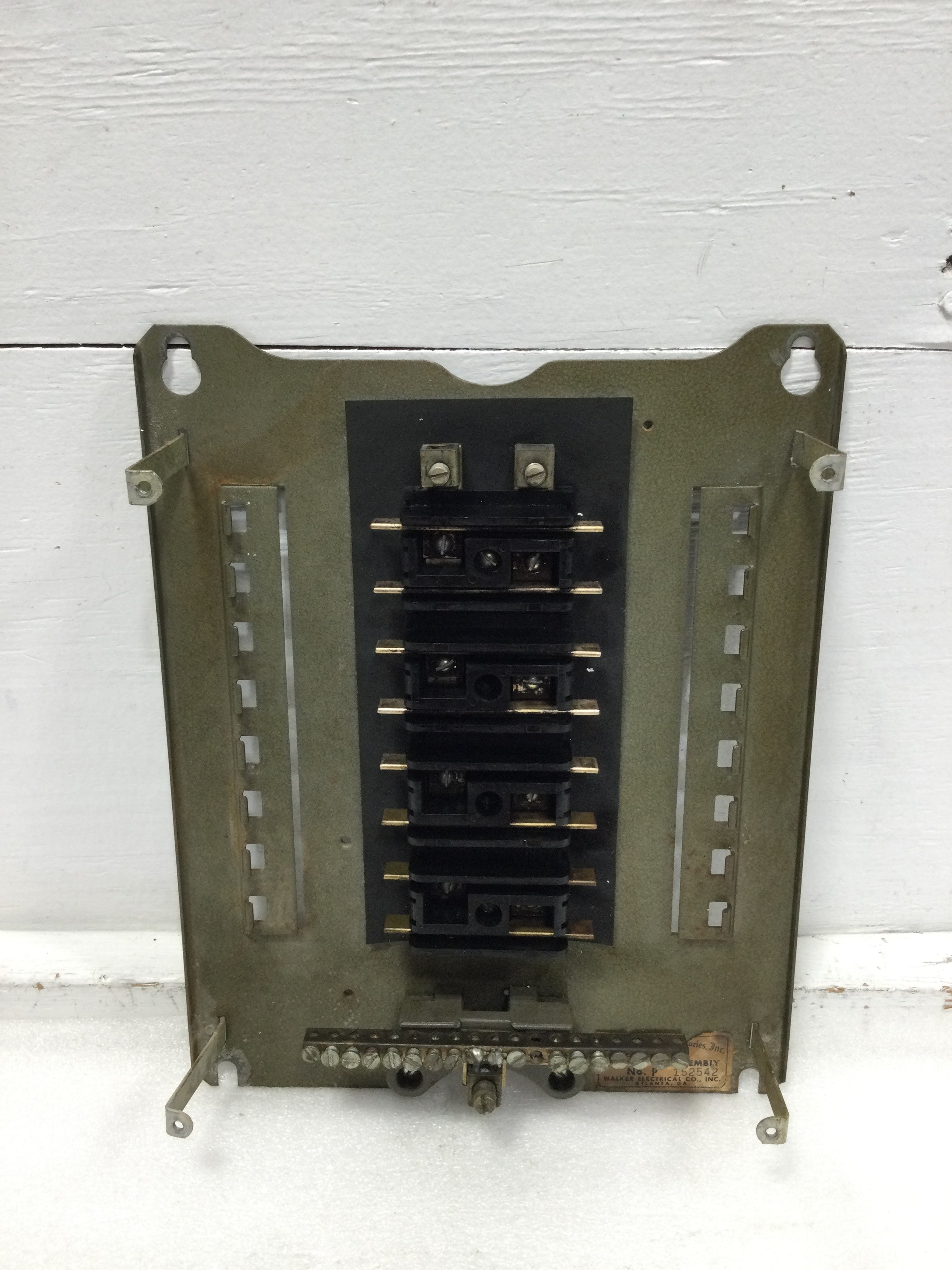 Walker/ITE Type P 8 Space/16 Circuit 120/240 VAC Load Center Guts Only
