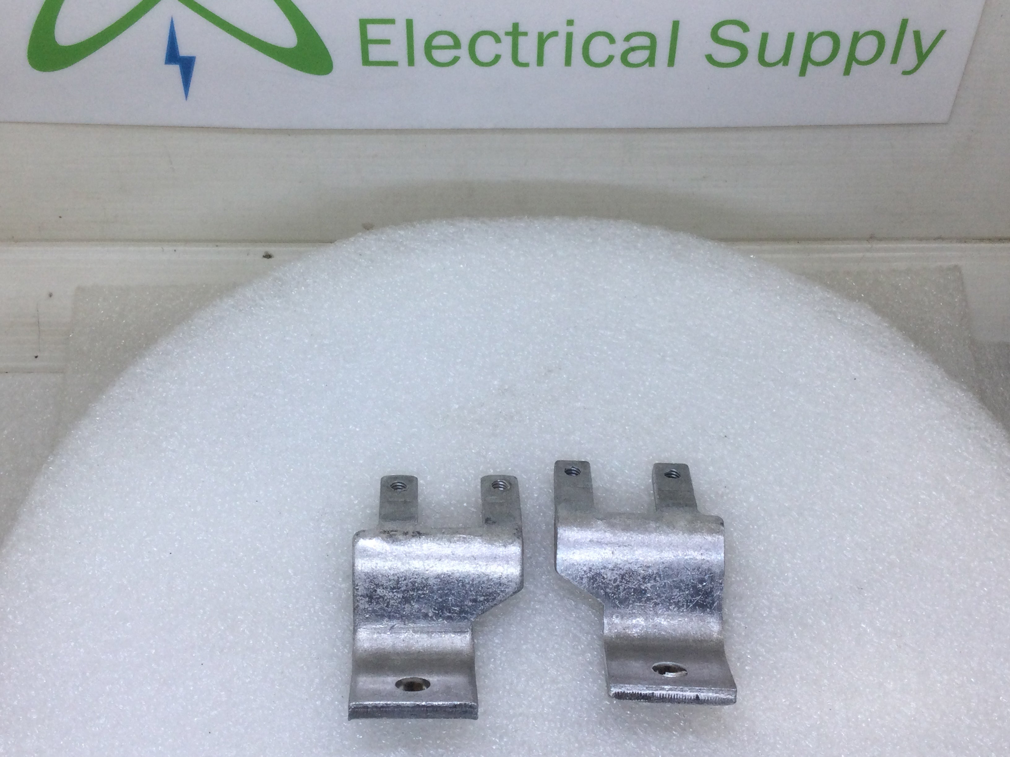 GE General Electric 150/200 Amp Stab-In Breaker Mounting feet