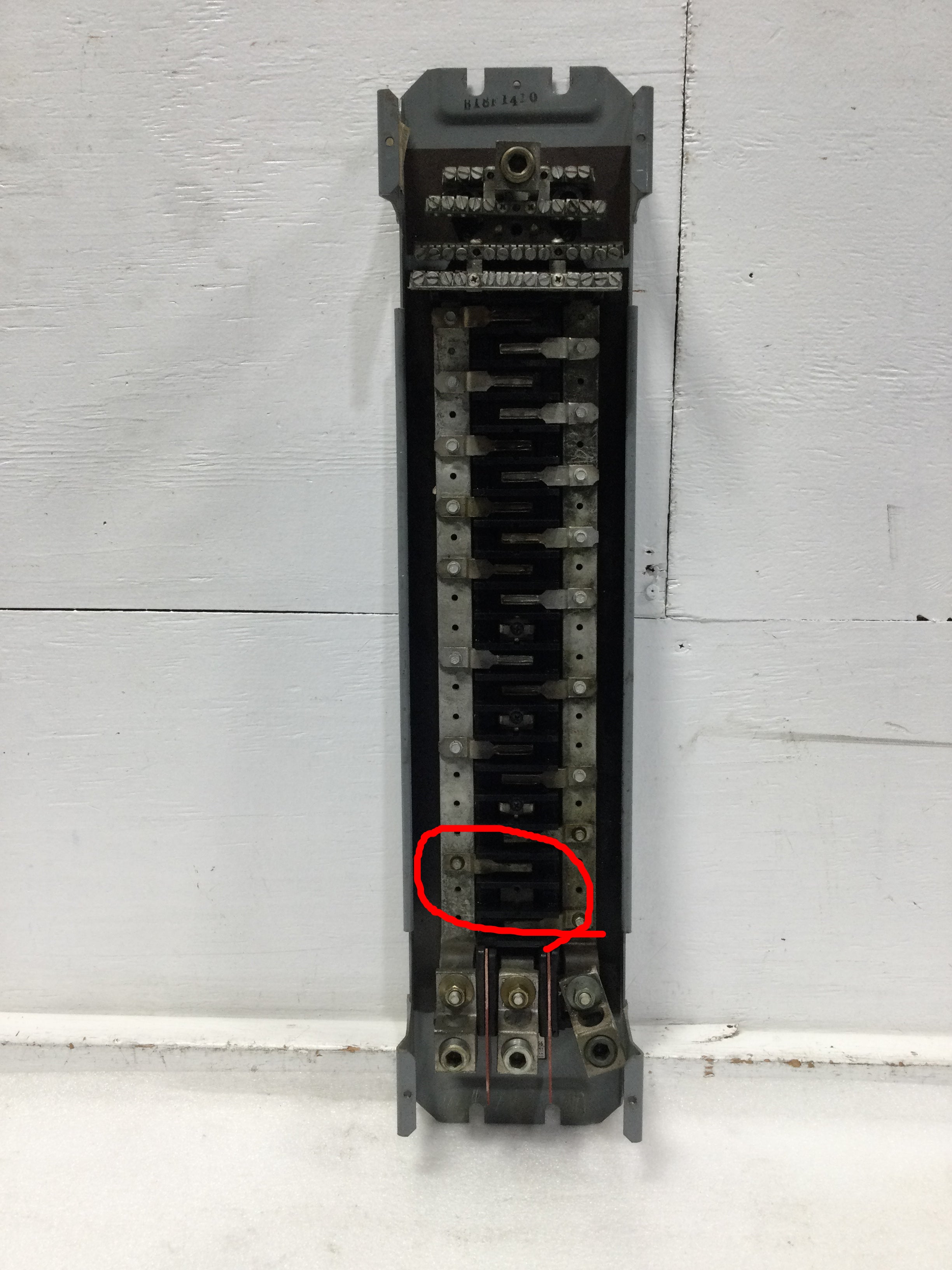 Square D QO Series 225 Amp 3 Phase 21 Space Load Center Guts Only 6"X2
