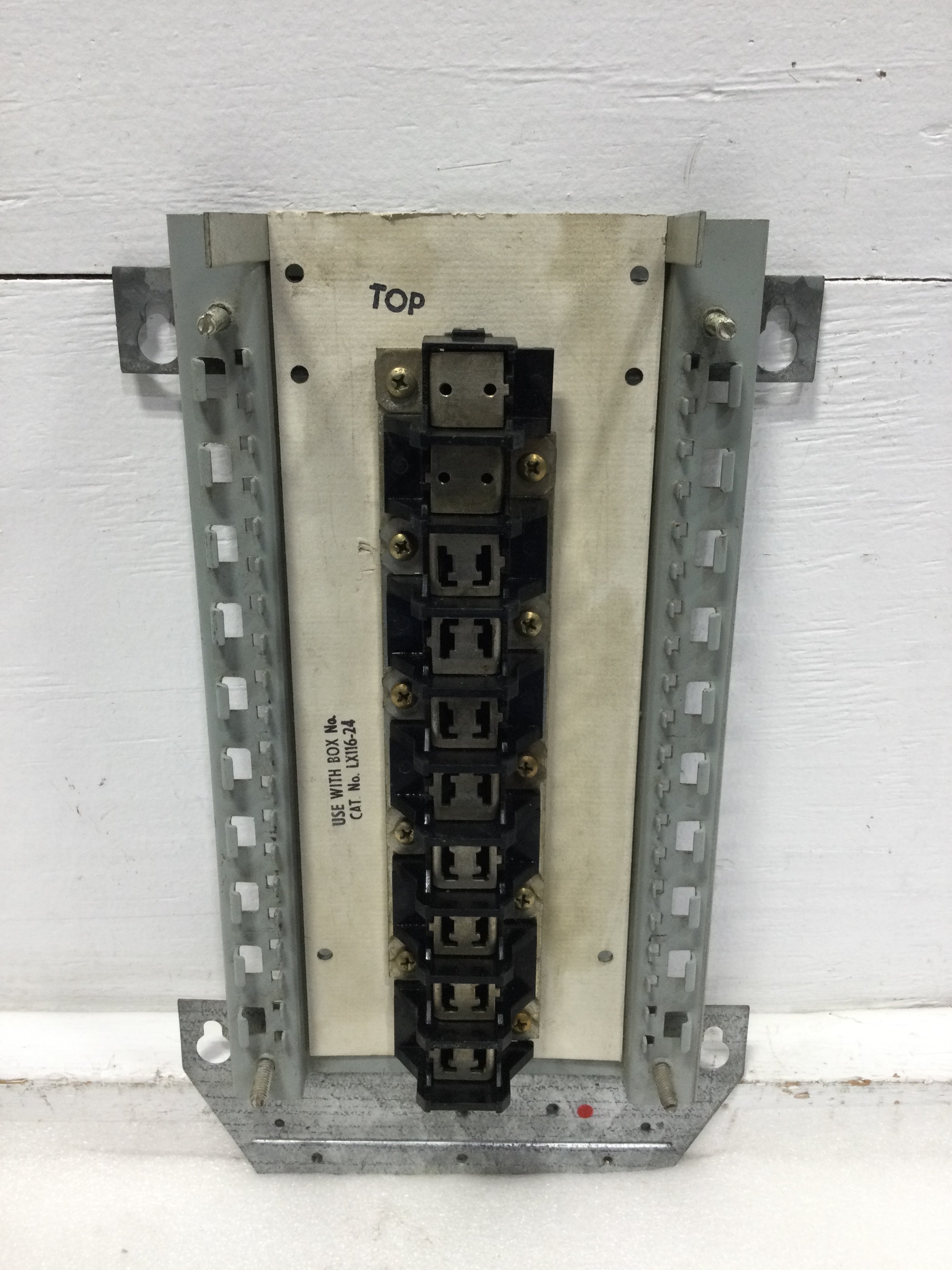 FPE LX116-24 125 Amp 16 Space Load Center Guts Only 14.25" X 8.5"- Mis