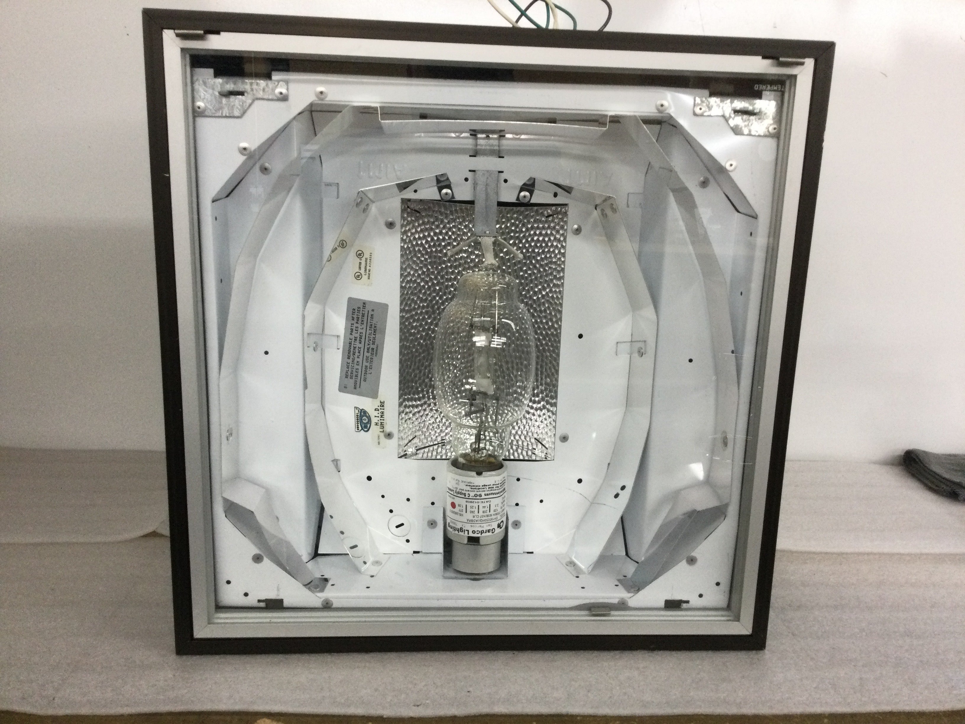 Philips/Gardco Lighting EH193250HQUADBRA Outdoor Lighting for Parking