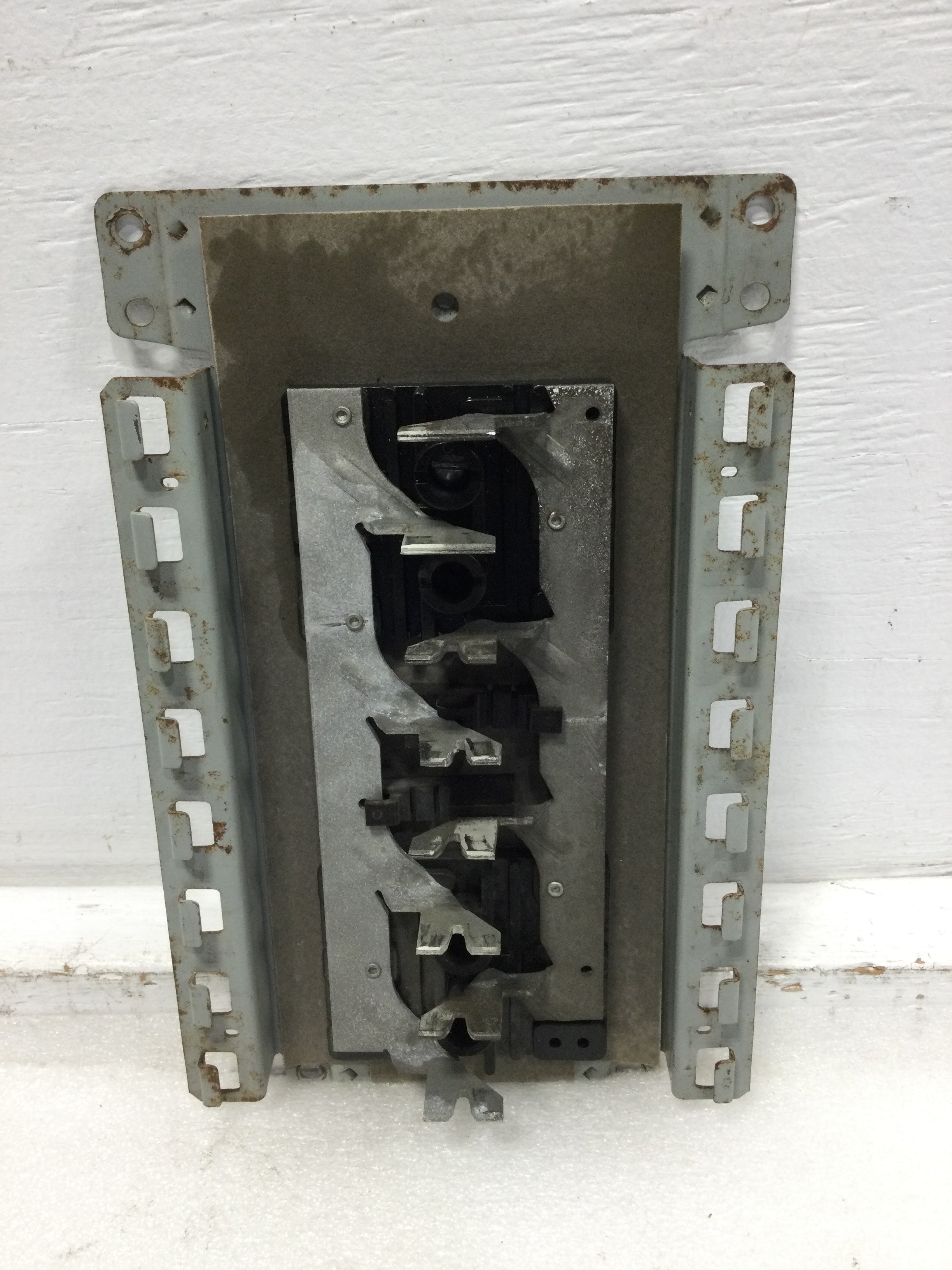 ITE/Siemens 8 Space Load Center Guts Only with 6 Tandem Breaker Posts