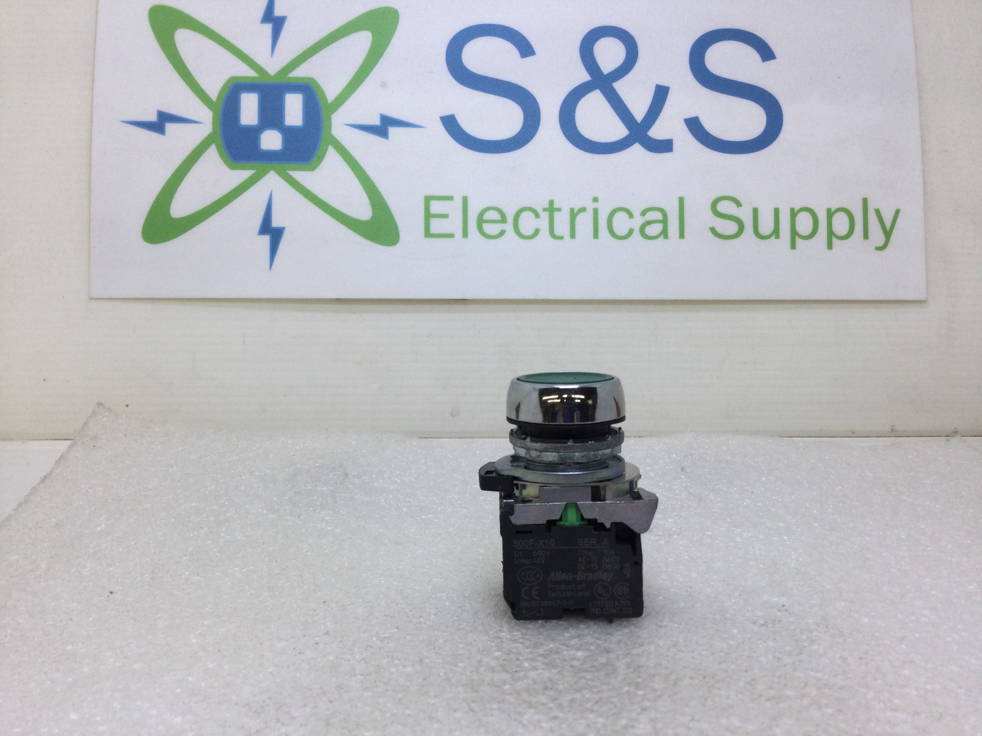 Allen-Bradley 800F-X10 Push Button Contact Block with Green Button 10