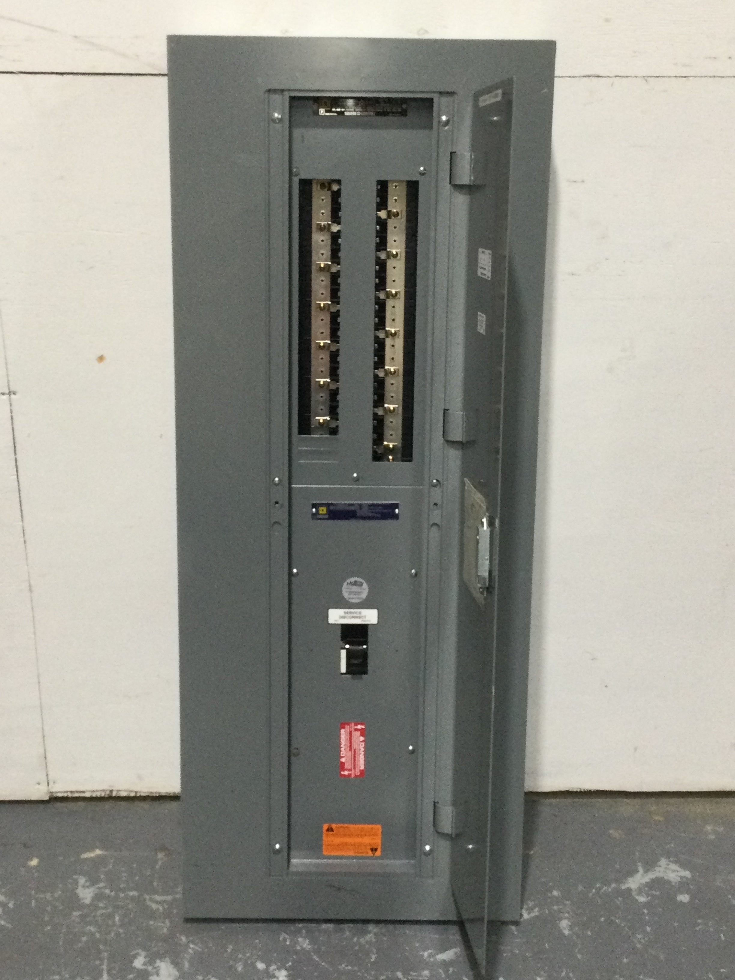 Square D NQOD3225Q2MB Series E2 225 Amp 240Vac 3 Phase 4 Wire Main Bre
