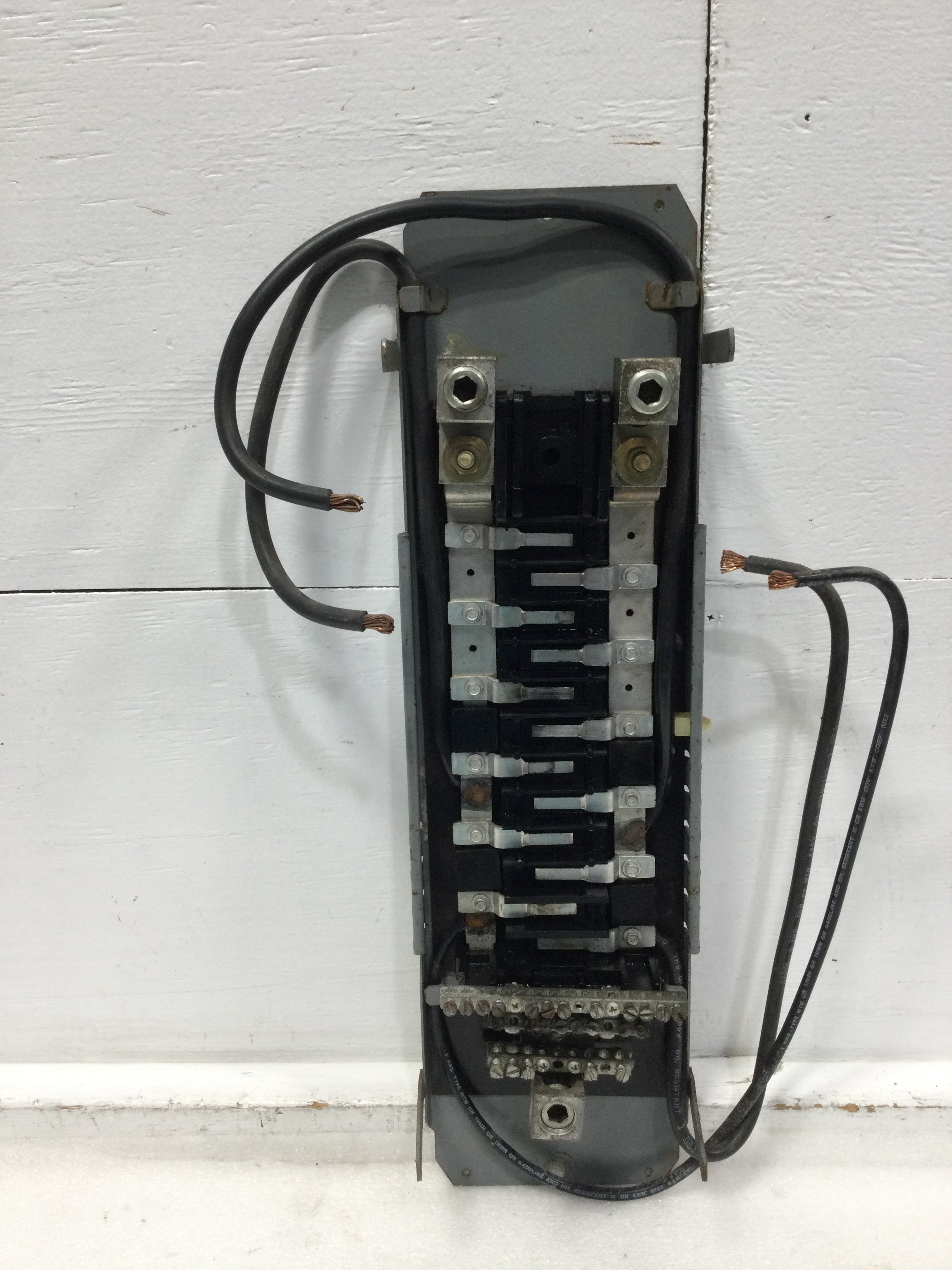 Square D QON Series 200A 12 Space Main Lug Split Off Bus Bar Guts Only