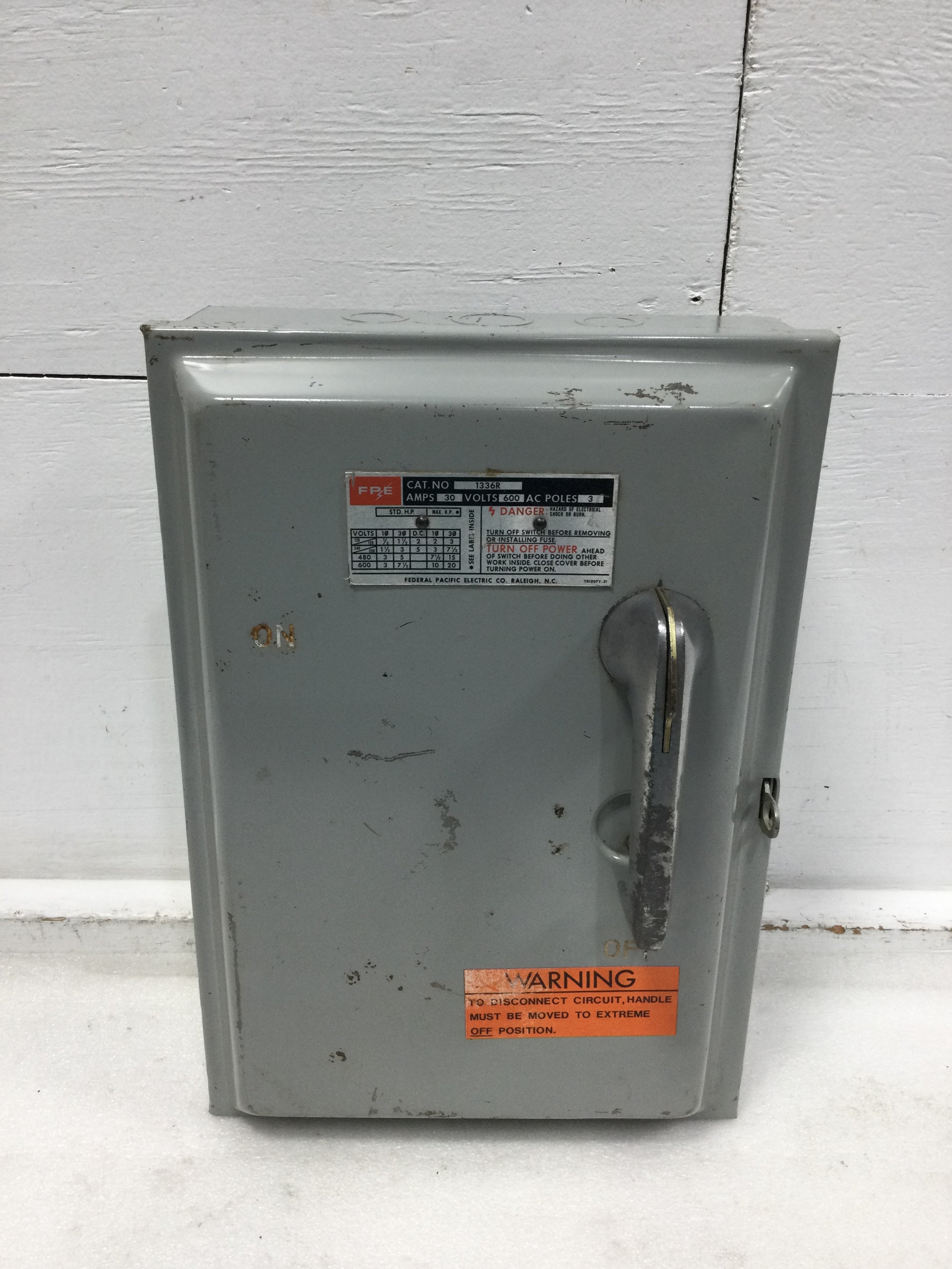 Federal Pacific 1336R Nema 3R 30 Amp 3 Pole 600 VAC 20 HP Fusible Safe