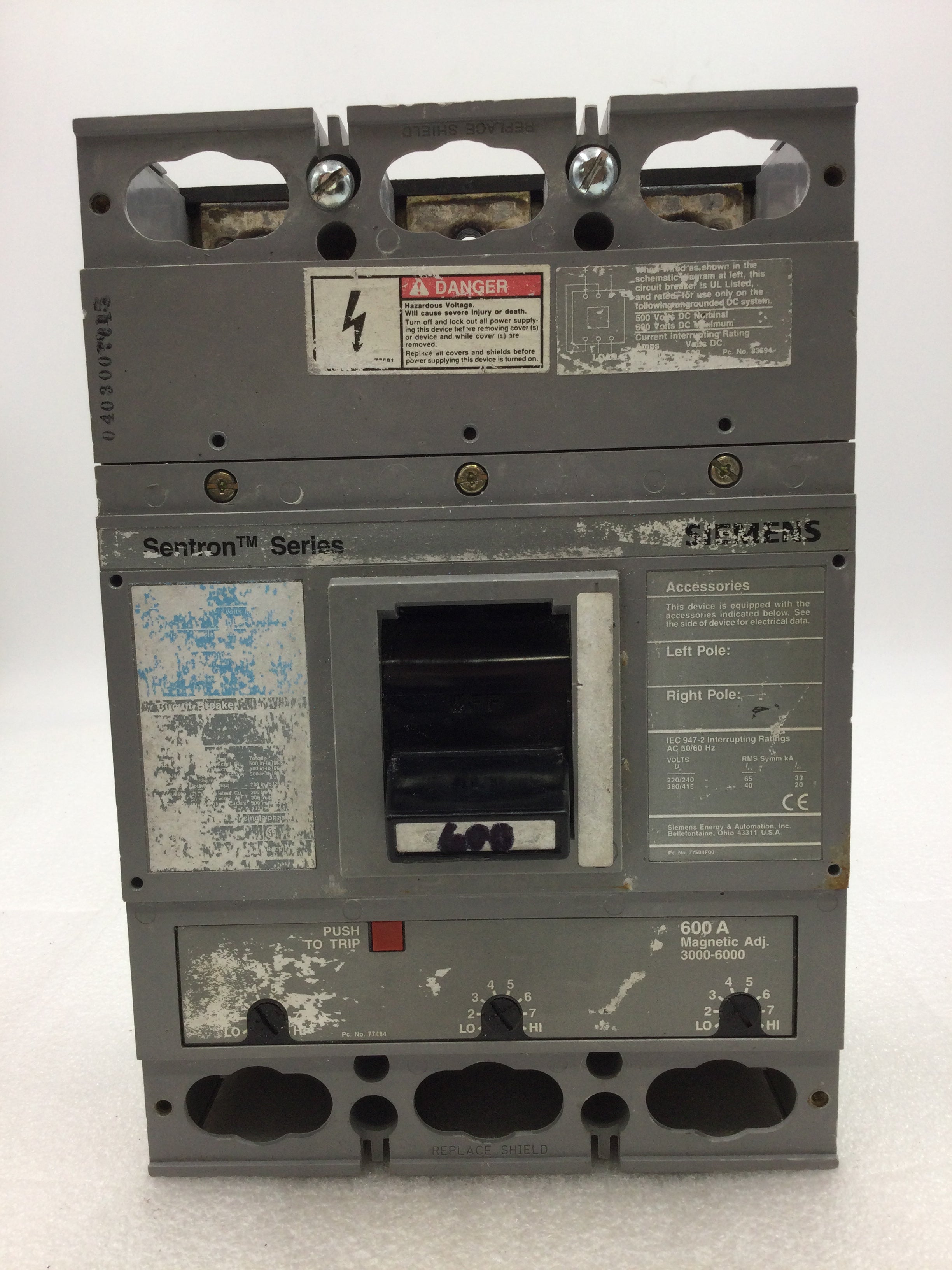 Siemens FXD63B600 3 Pole 600 Amp 600VAC Sentra Series Type FXD6-A Circ