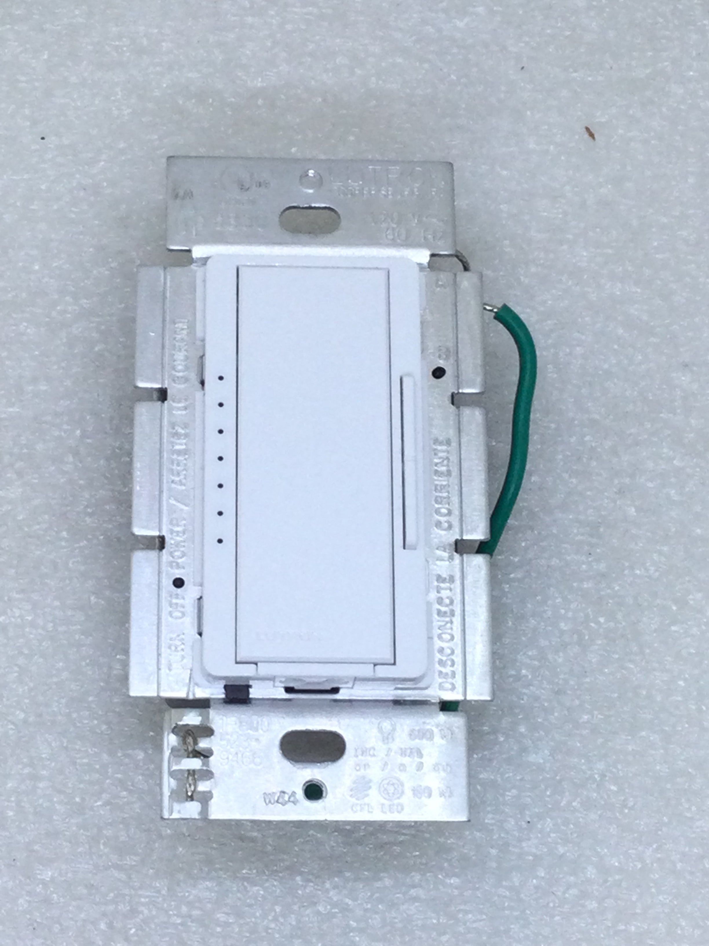 Lutron Maestro MACL-153M-WH Single Pole LED Wall Dimmer/Light Switch i