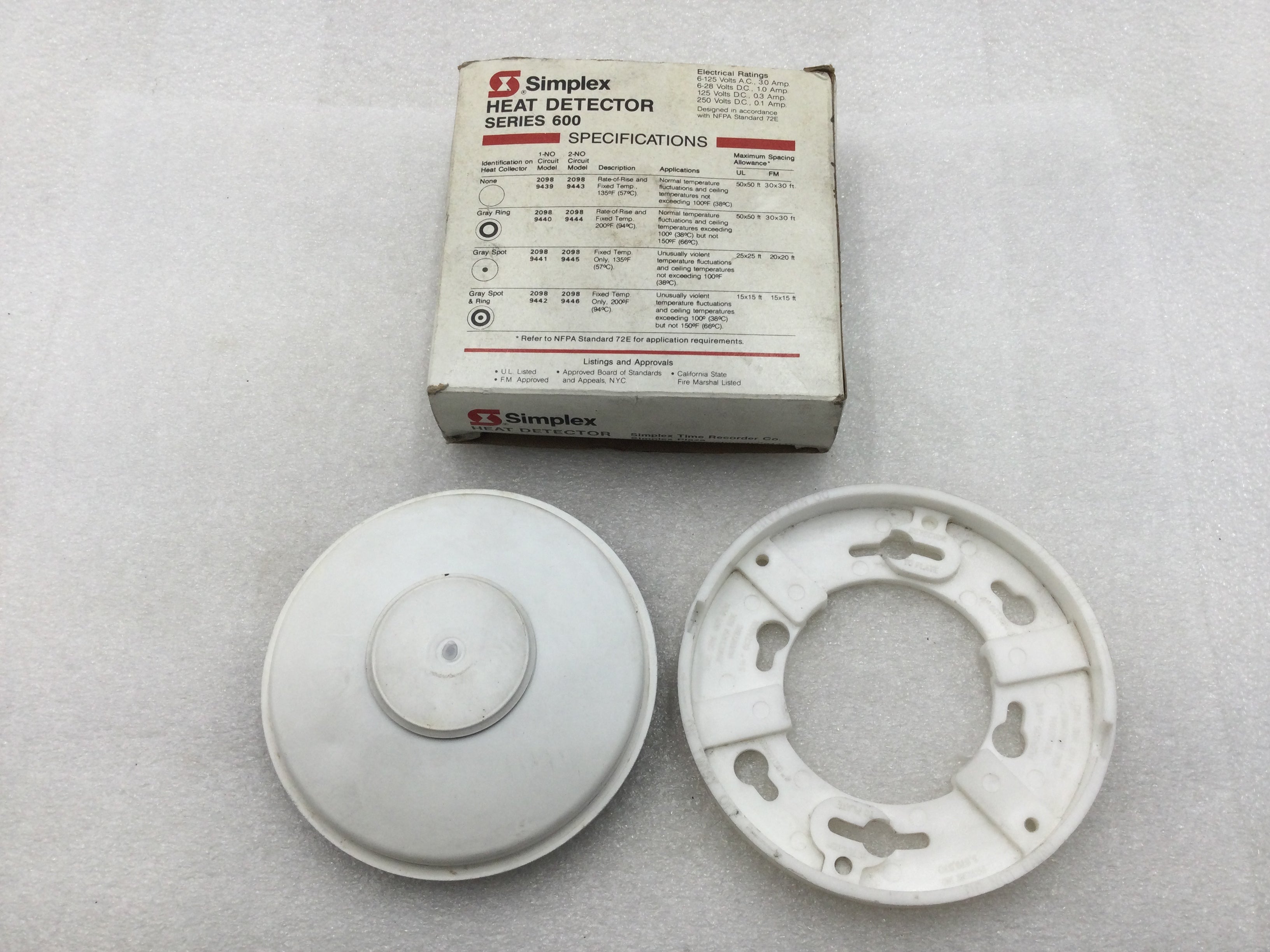 Simplex 2098-9445 135 Degree Fixed Temperature Heat Detector with 2 NO