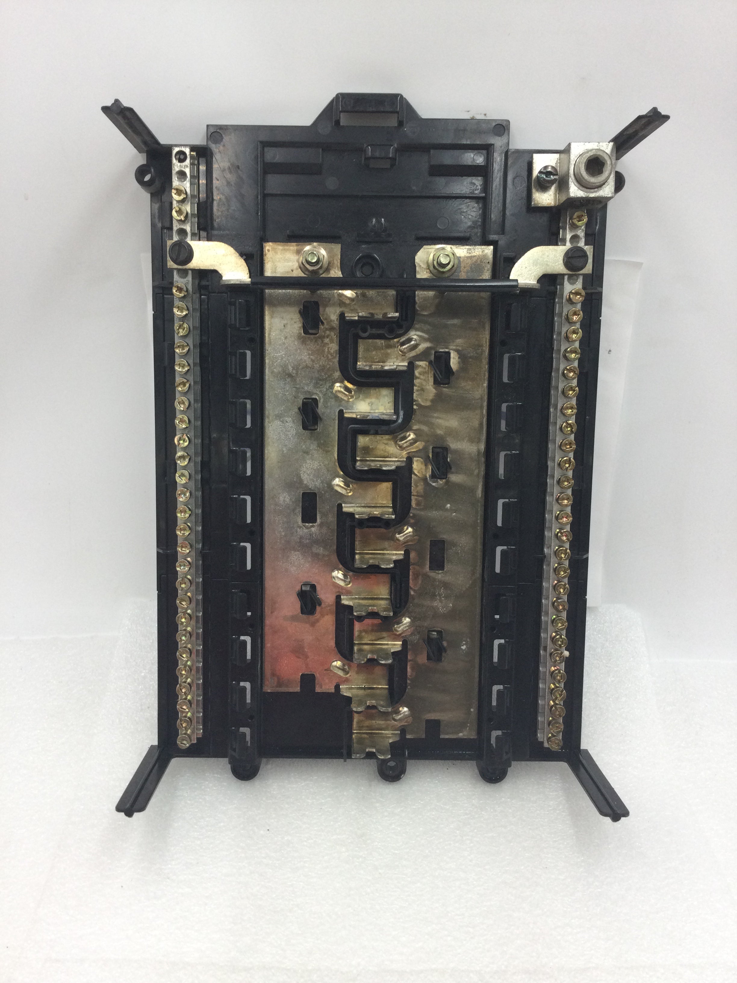 Siemens 100 Amp 10 Space/40 Circuit 120/240 VAC Load Center Guts Only
