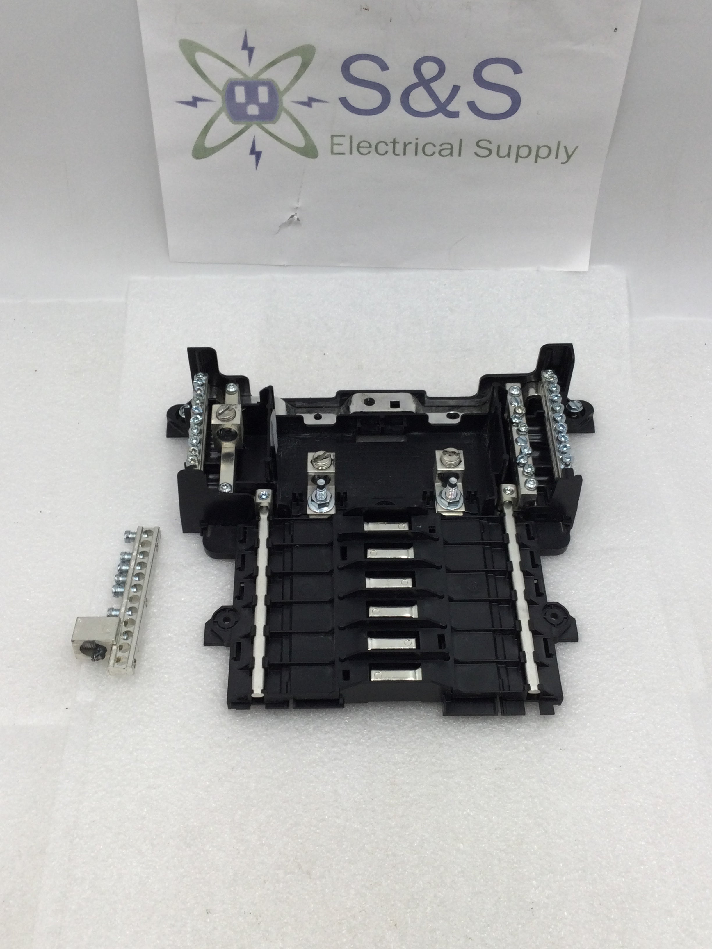 Square D QO112L125G QO Series 12 Space 1 Phase 240v 125 Amp Load Cente