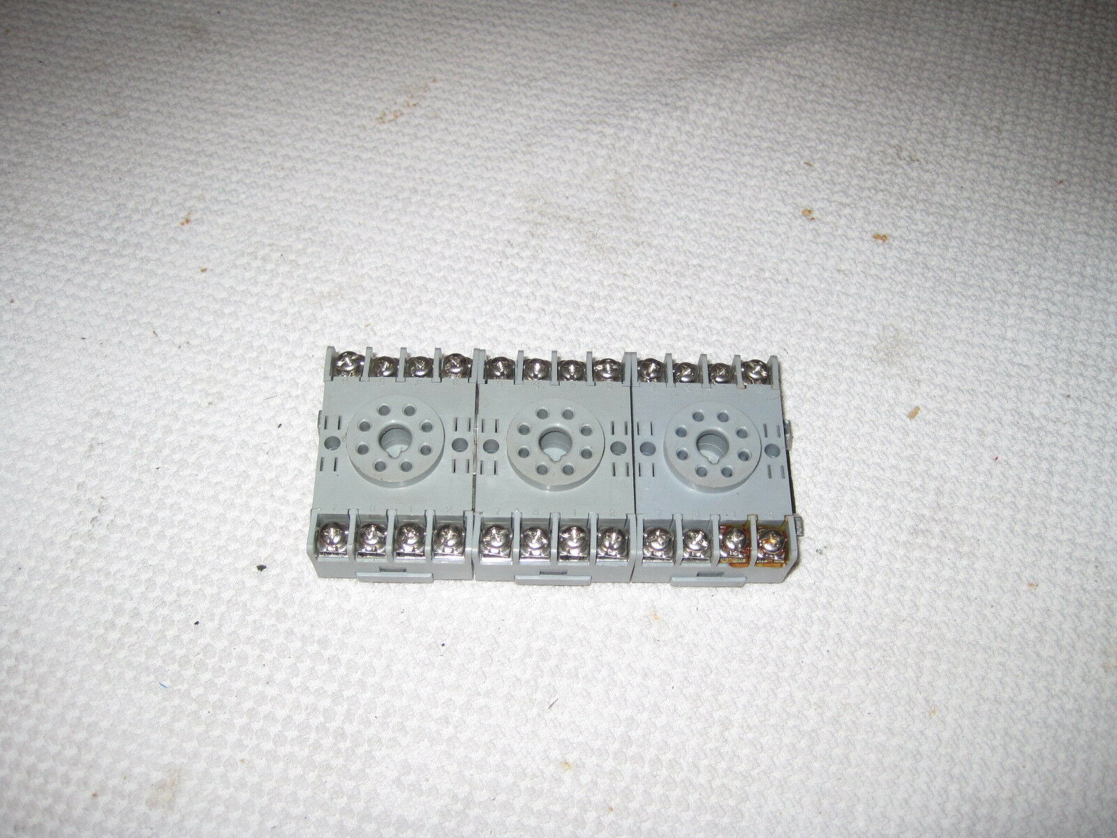(3) Idec Sr2p-06 8 Pin Relay 10 Amp 330 Volt On Aluminum Din Rail