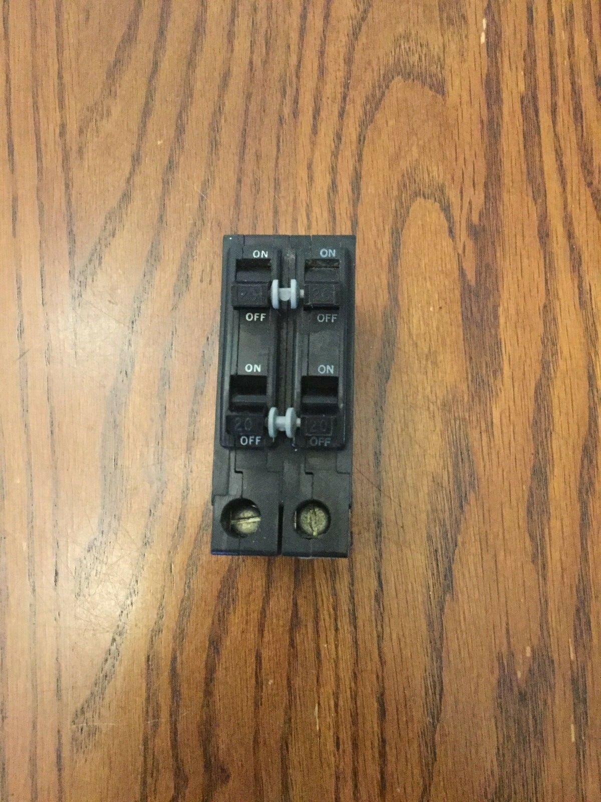 Square D 20 Amp Two (2) Pole Piggyback Quad 120/240 Qot22020 Plastic F