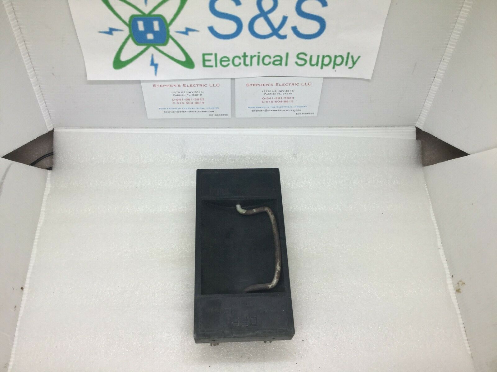 Midwest 100 Amp Fuse Holder Pull Out - Main Disconnect With 100 Amp Fu