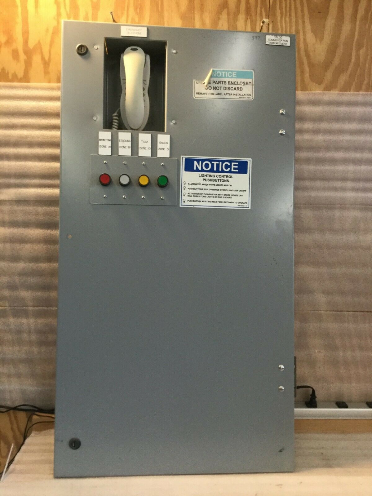 Cutler Hammer Pow-R-Line C Prl1a Panel Board Cover Nema 1 Lighting Con