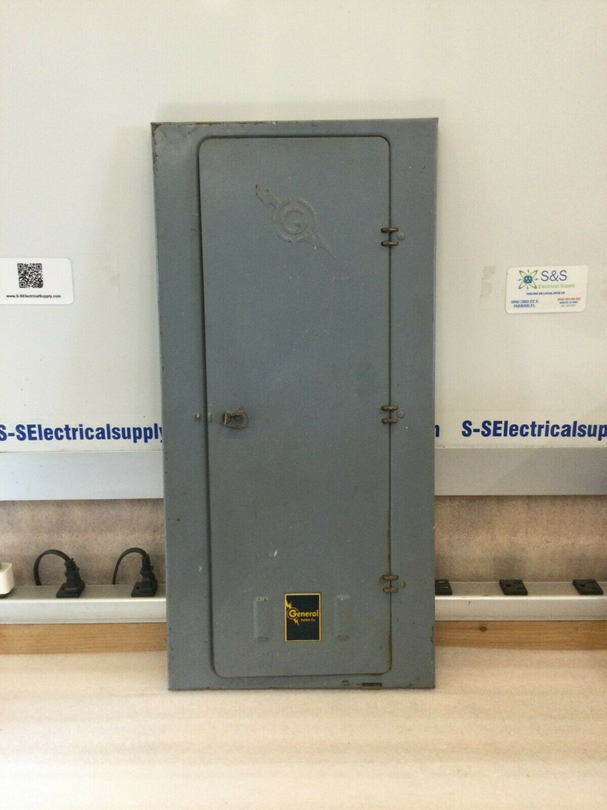 General Switch Corp 1041-12 W 125a 120-240ac Panel Door