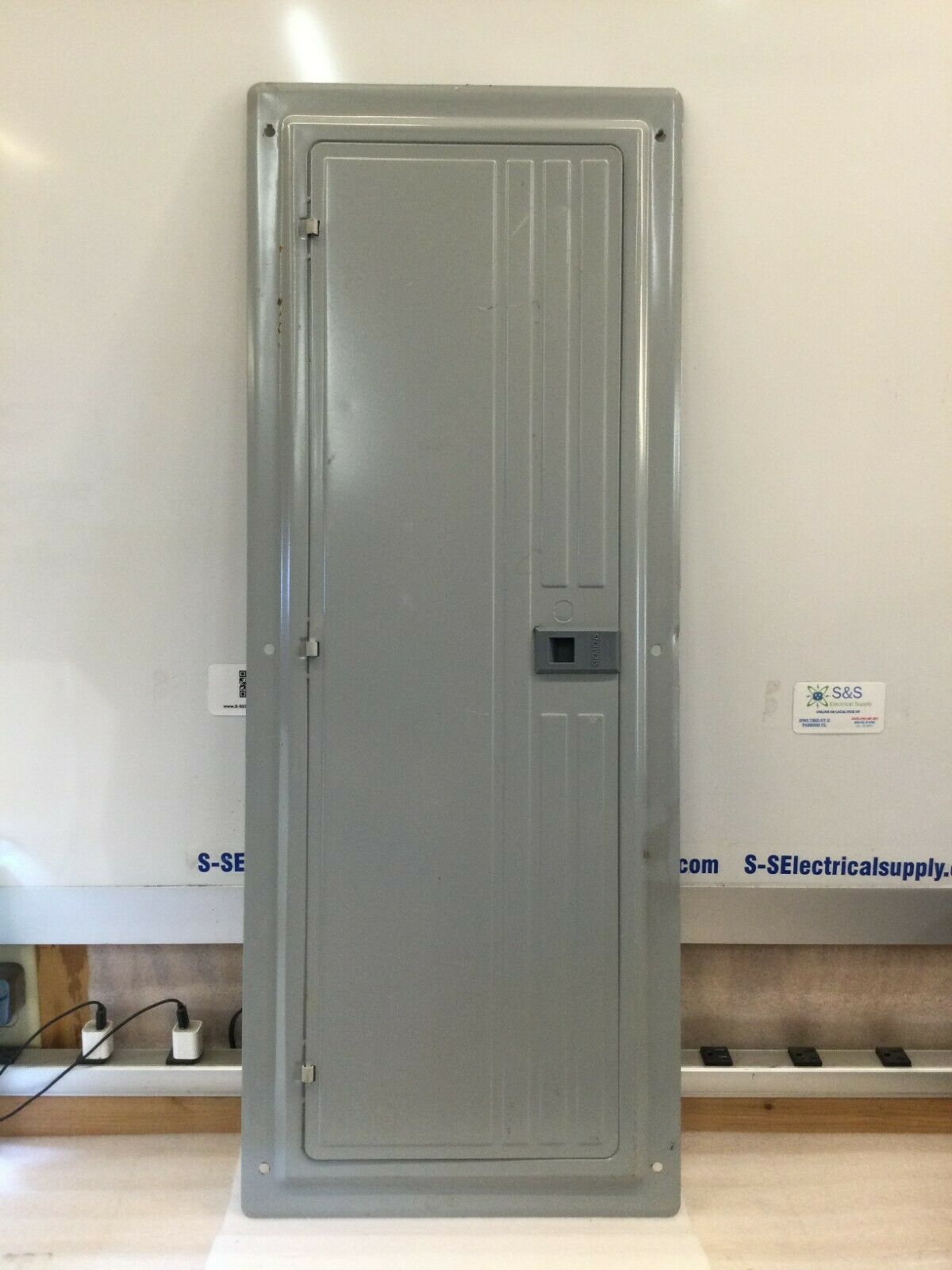 Siemens G4242l3225cu 225a Load Center Panel Series A Type 1 42 Spaces