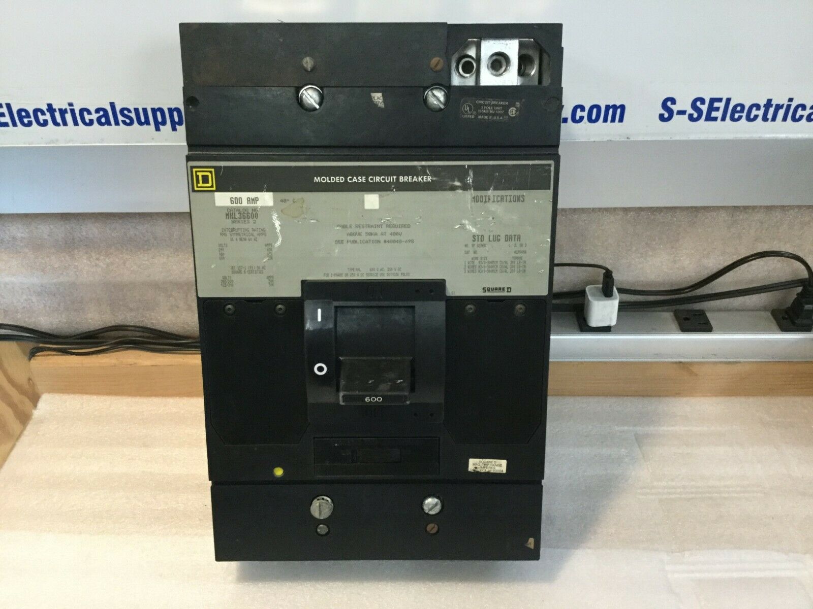 Square D Mhl Mhl36600 3 Pole 600v 600 Amp Circuit Breaker Gray Label