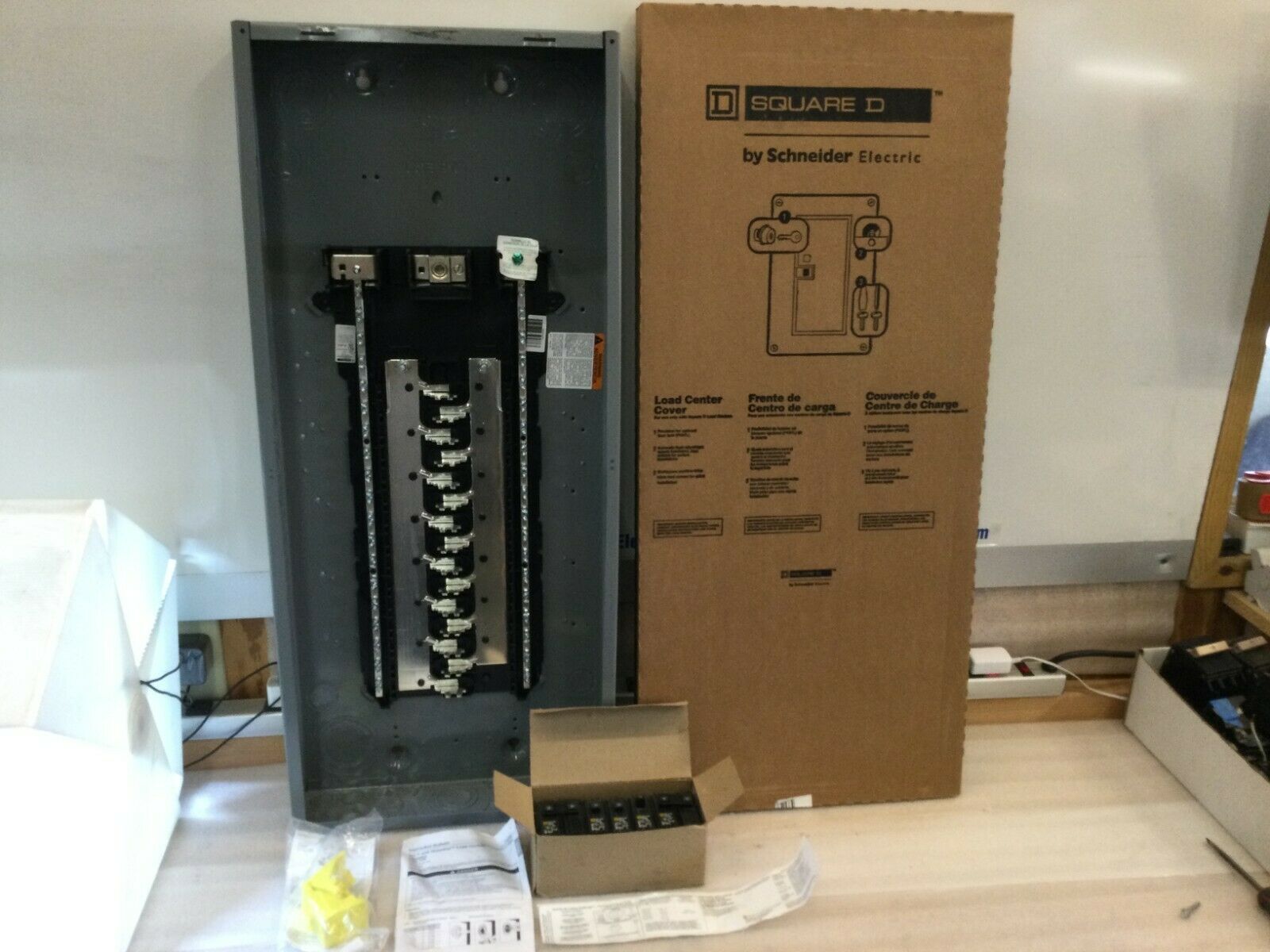 Square D HOM3060M200PCVP Value Pack Kit 200 Amp 30-Space 60-Circuit 12