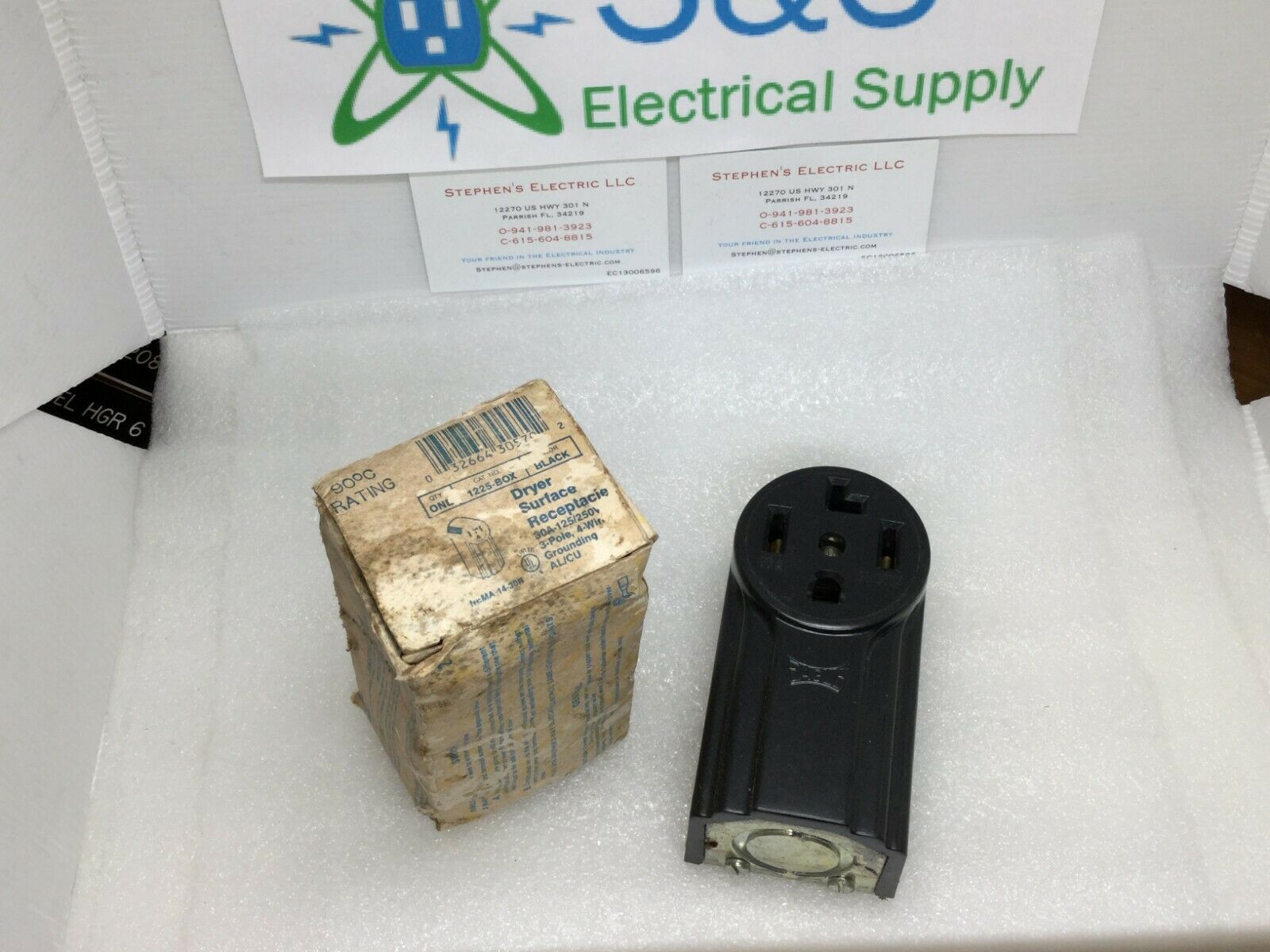 Eagle 30 Amp Cat# 1225-Box Dryer Surface Receptacle 125/250v 3p 4w Gro
