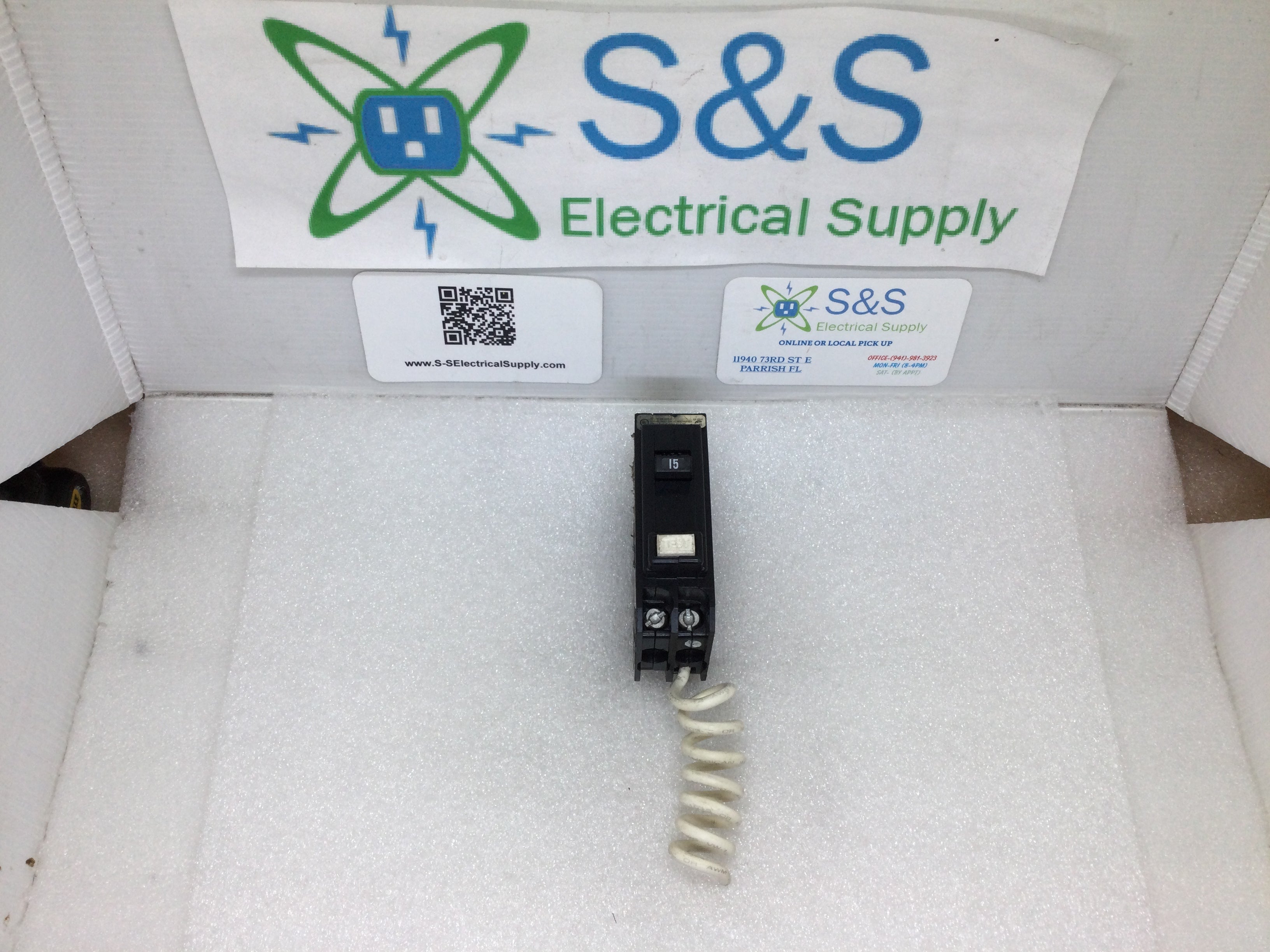 Eaton GFCB115 15 Amp 1 Pole GFCI Circuit Beaker