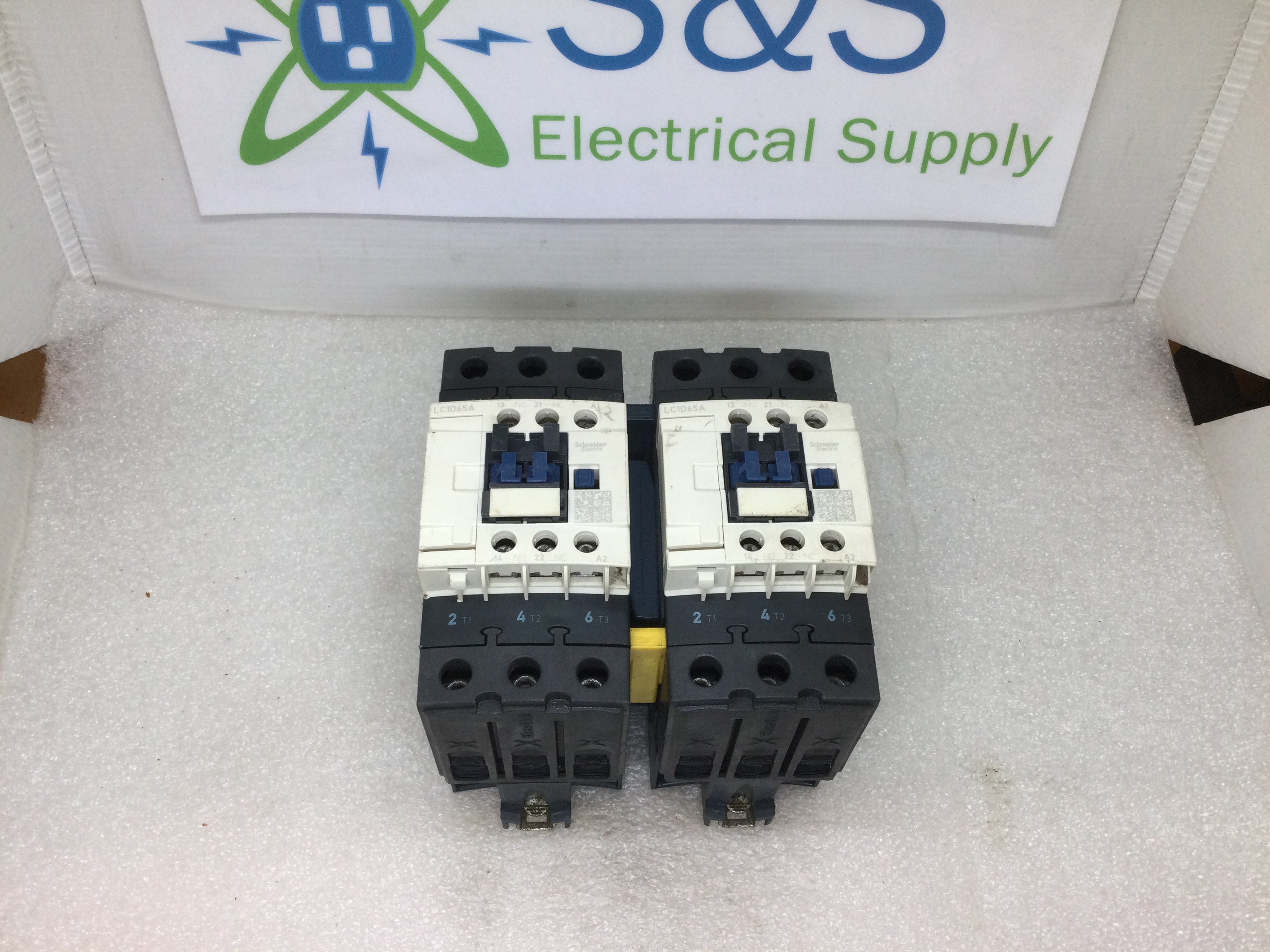 Telemecanique LC2D65AG7 65A 600V Electric Reversing Contactor 120V 50/