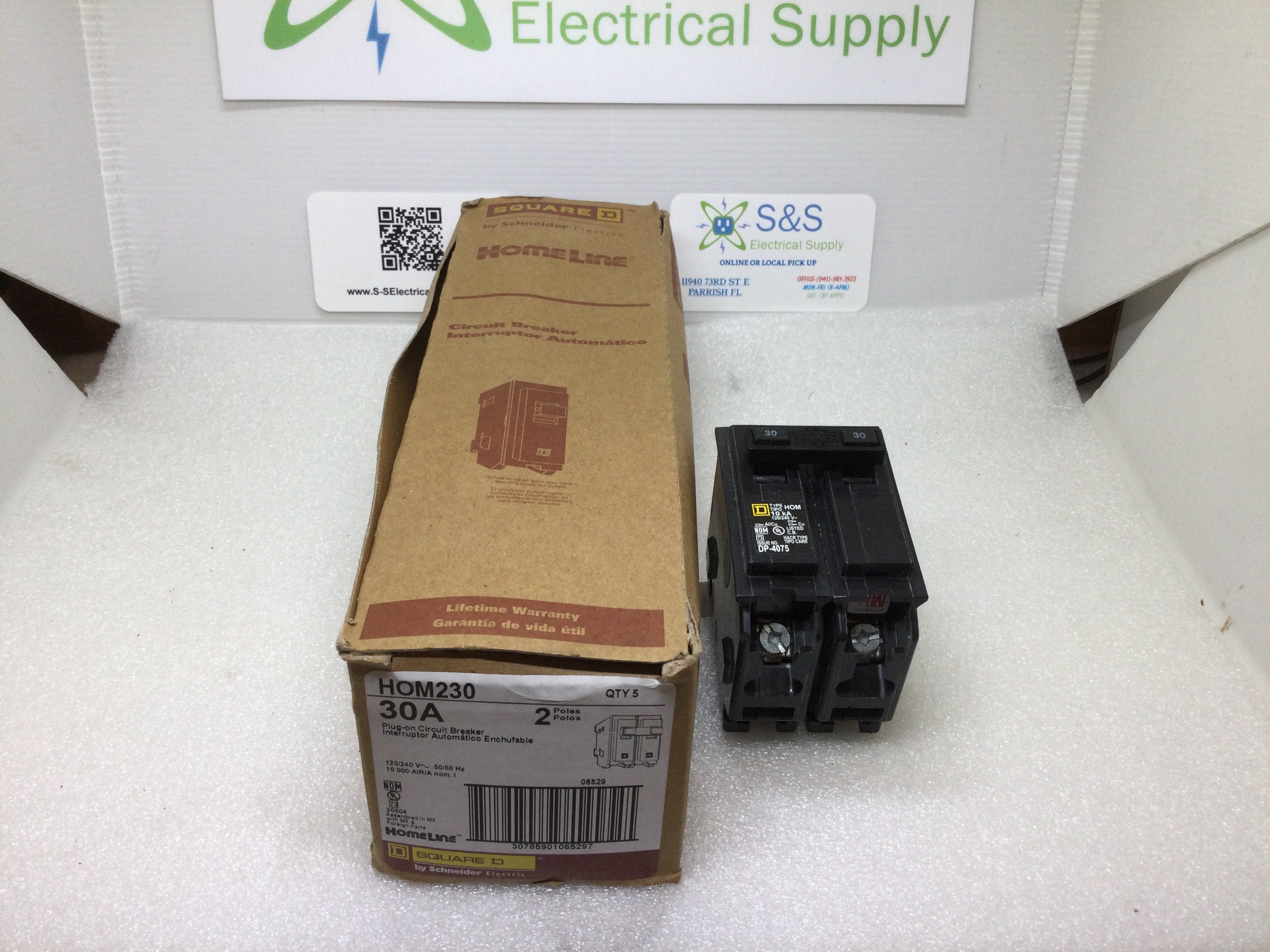 Square D HOM230 30 Amp 2 Pole 120/240V Circuit Breaker - Yellow Face
