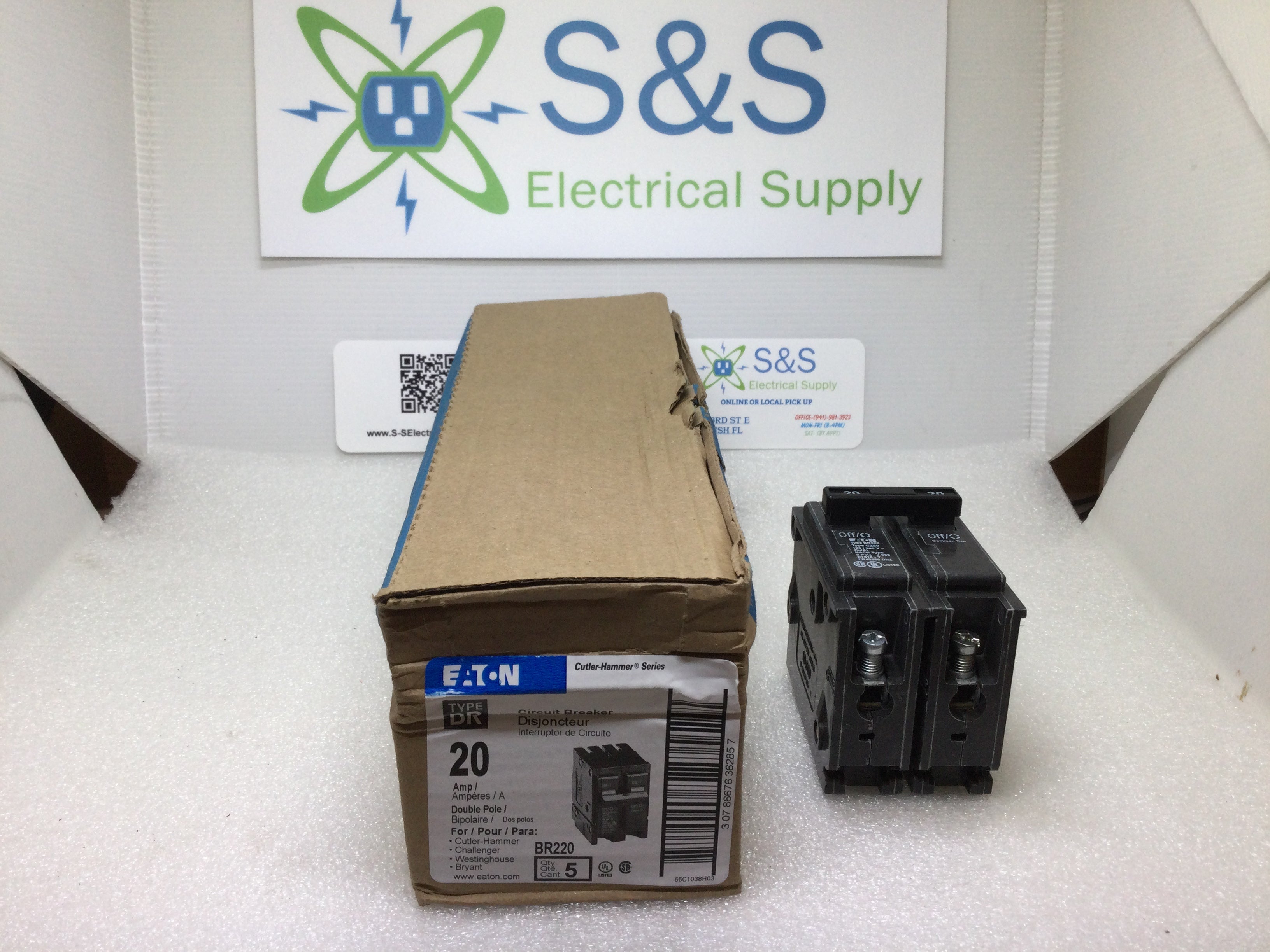 Eaton/Cutler-Hammer BR220/C220 Type BR 20 Amp 2-Pole 120/240vac Plug O