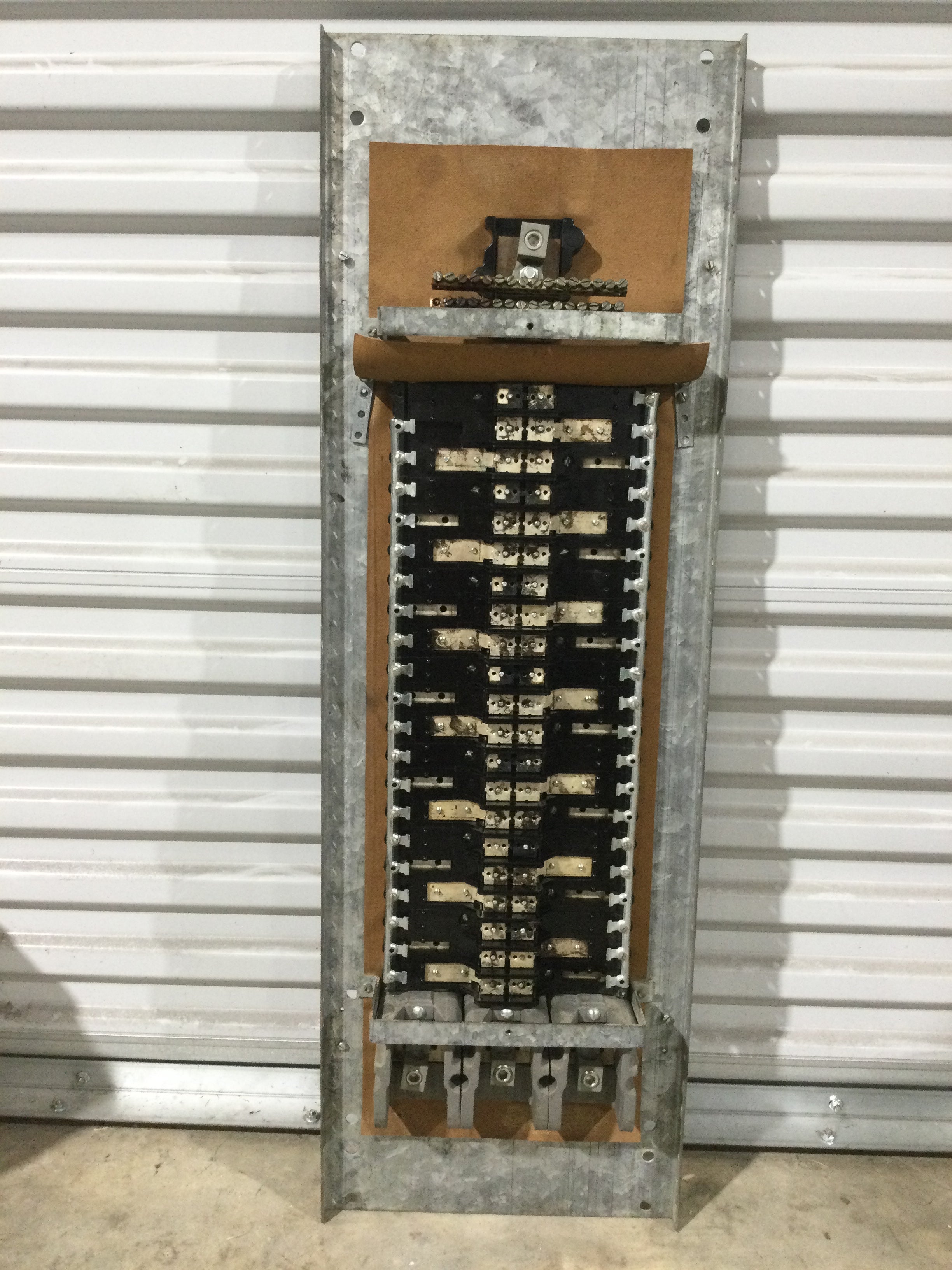 Federal Pacific FPE NB Panel Guts 225 Amp 42 Space 3 Phase 4 Wire 208/