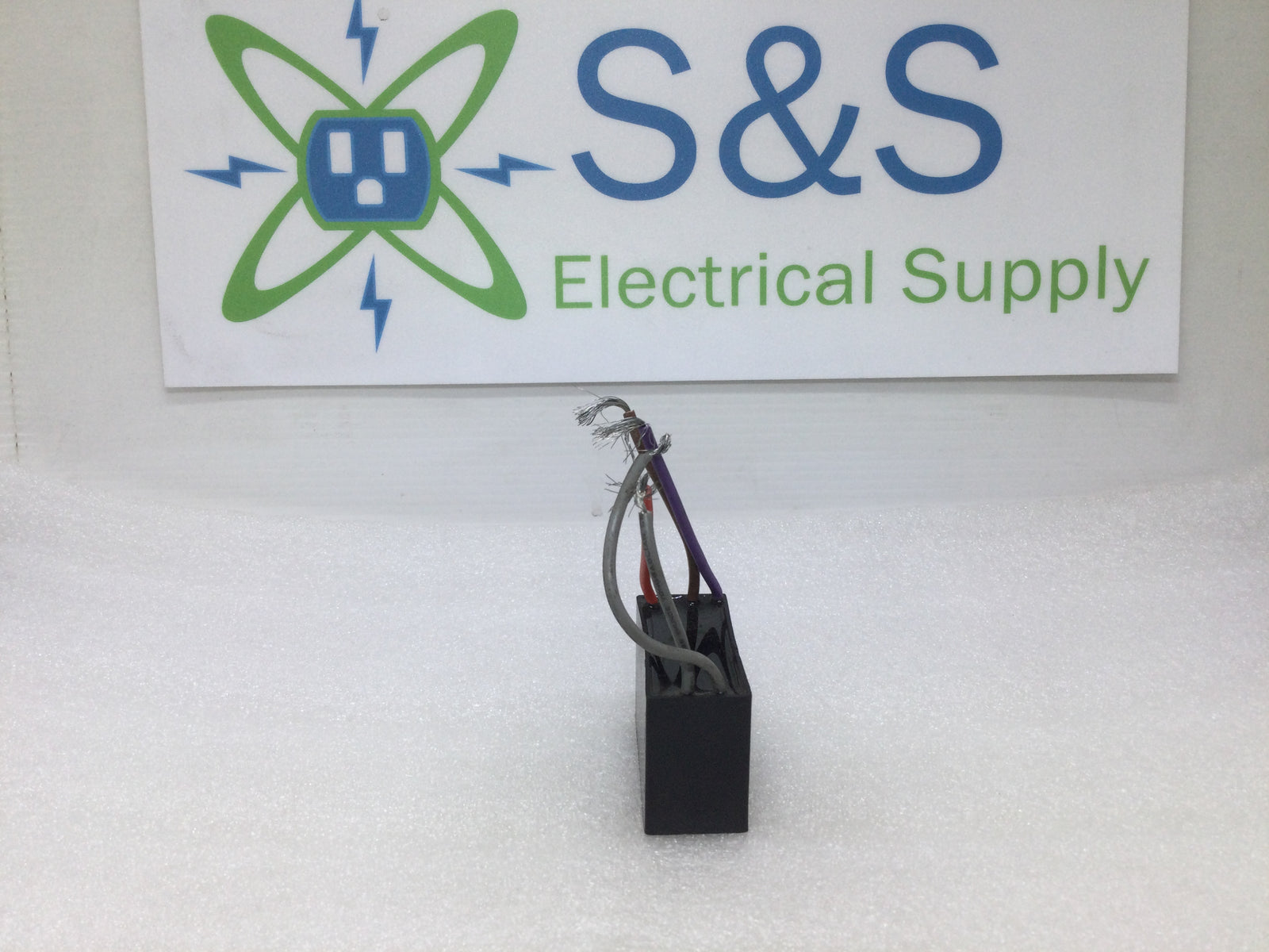 Servicefirst C61 E185116 Degrees C22.2 No.190 4.5uf, 6uf, 5uf Capcitor