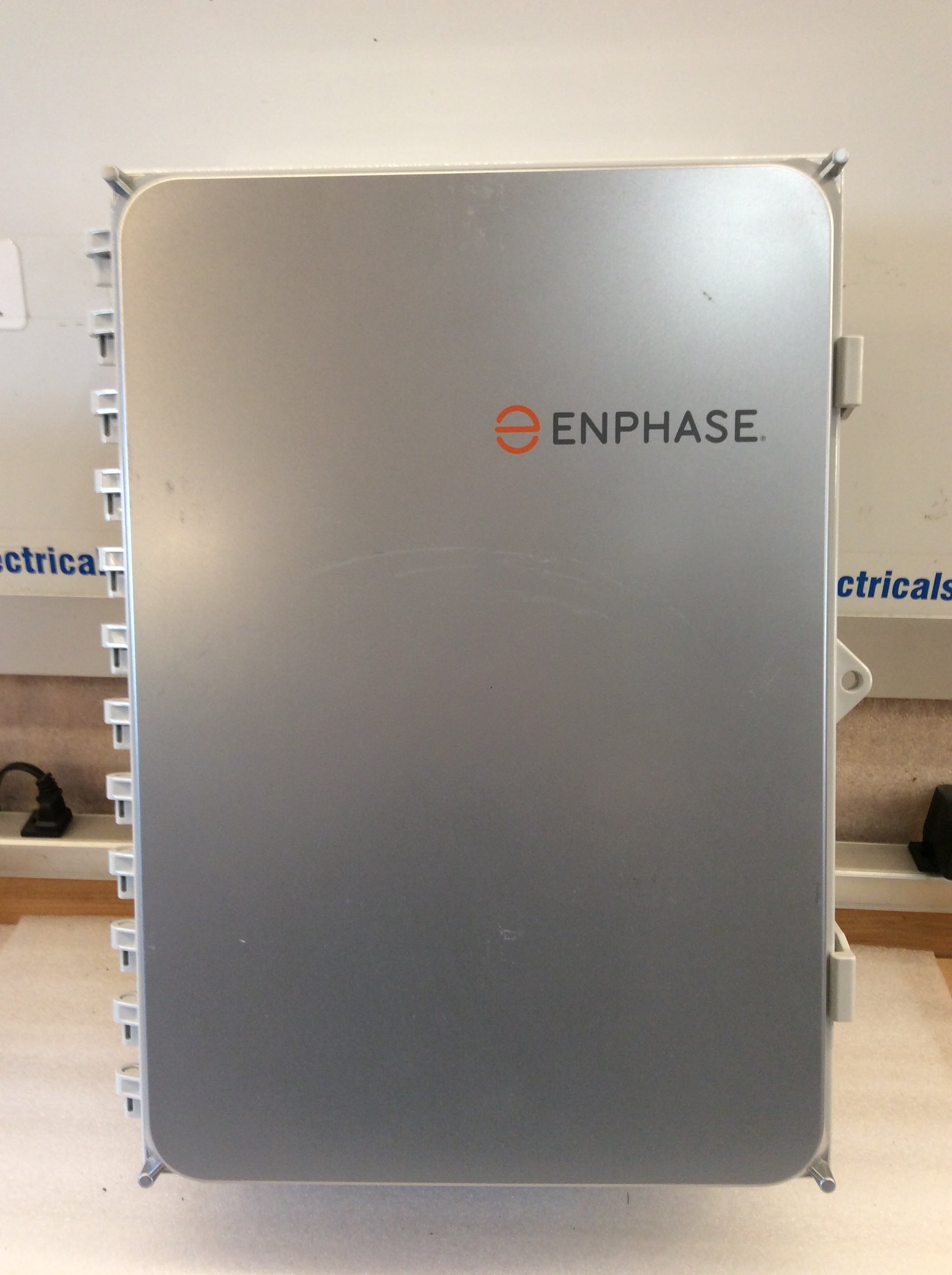 Enphase IQ Combiner X-IQ-AM1-240-4 Photovoltaic Combiner Box 240VAC 80