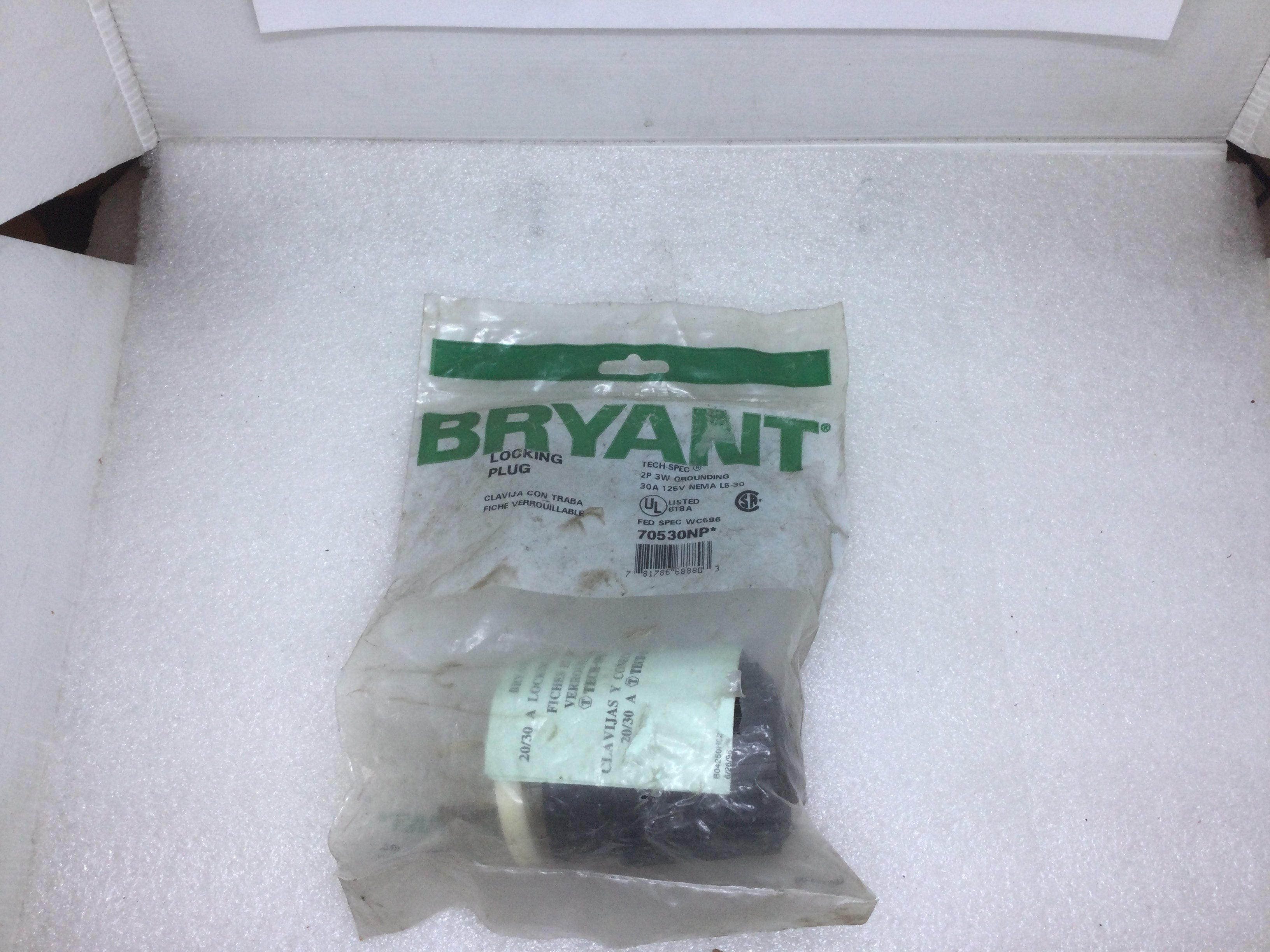 Bryant 70530NP 2 Pole 3 Wire Grounding 30A 125V Nema L5-30 Twist-Lock