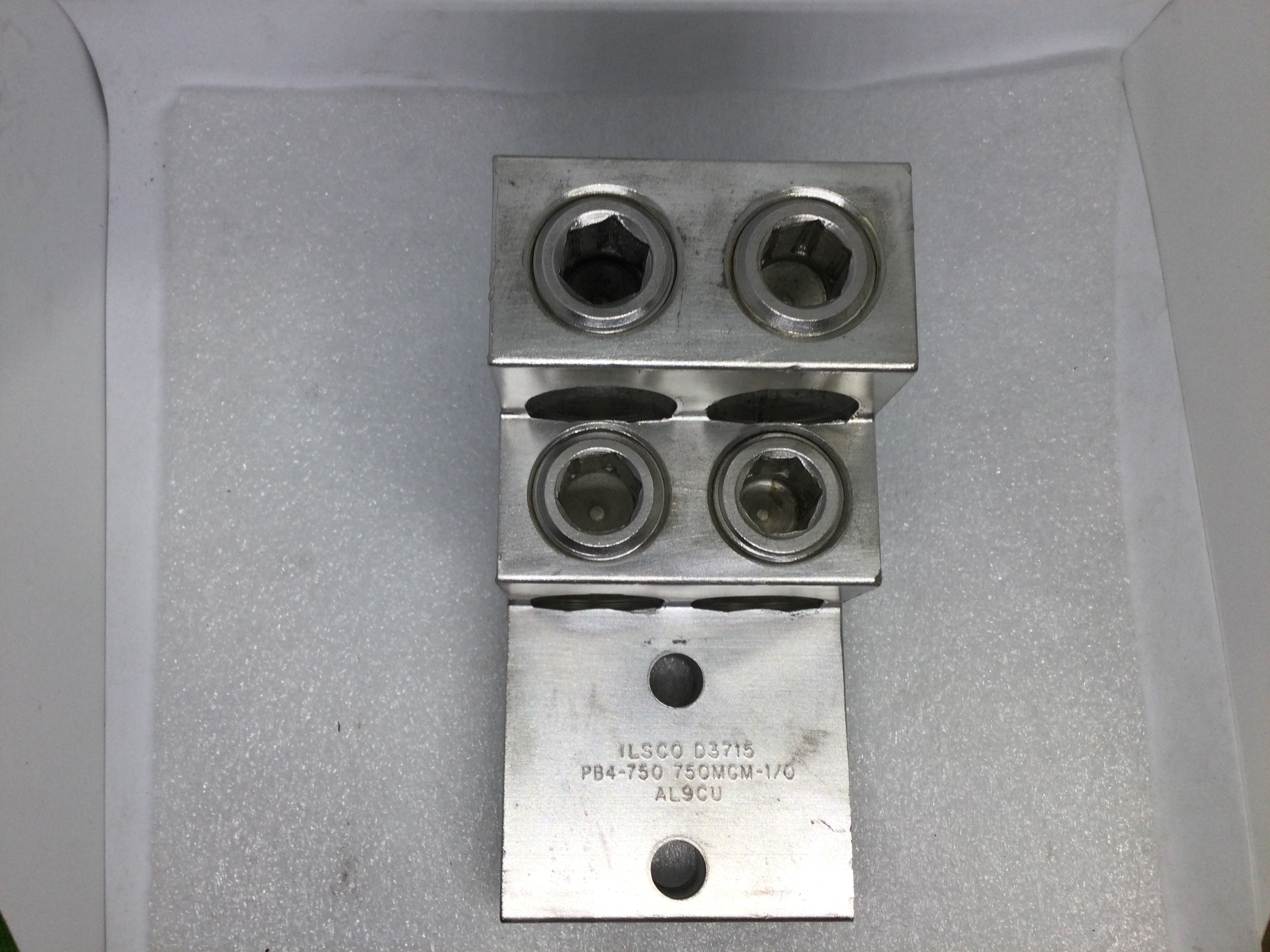 Ilsco D3715 PB4-750 750 MCM-1/0 AL9CU Mechanical Lug
