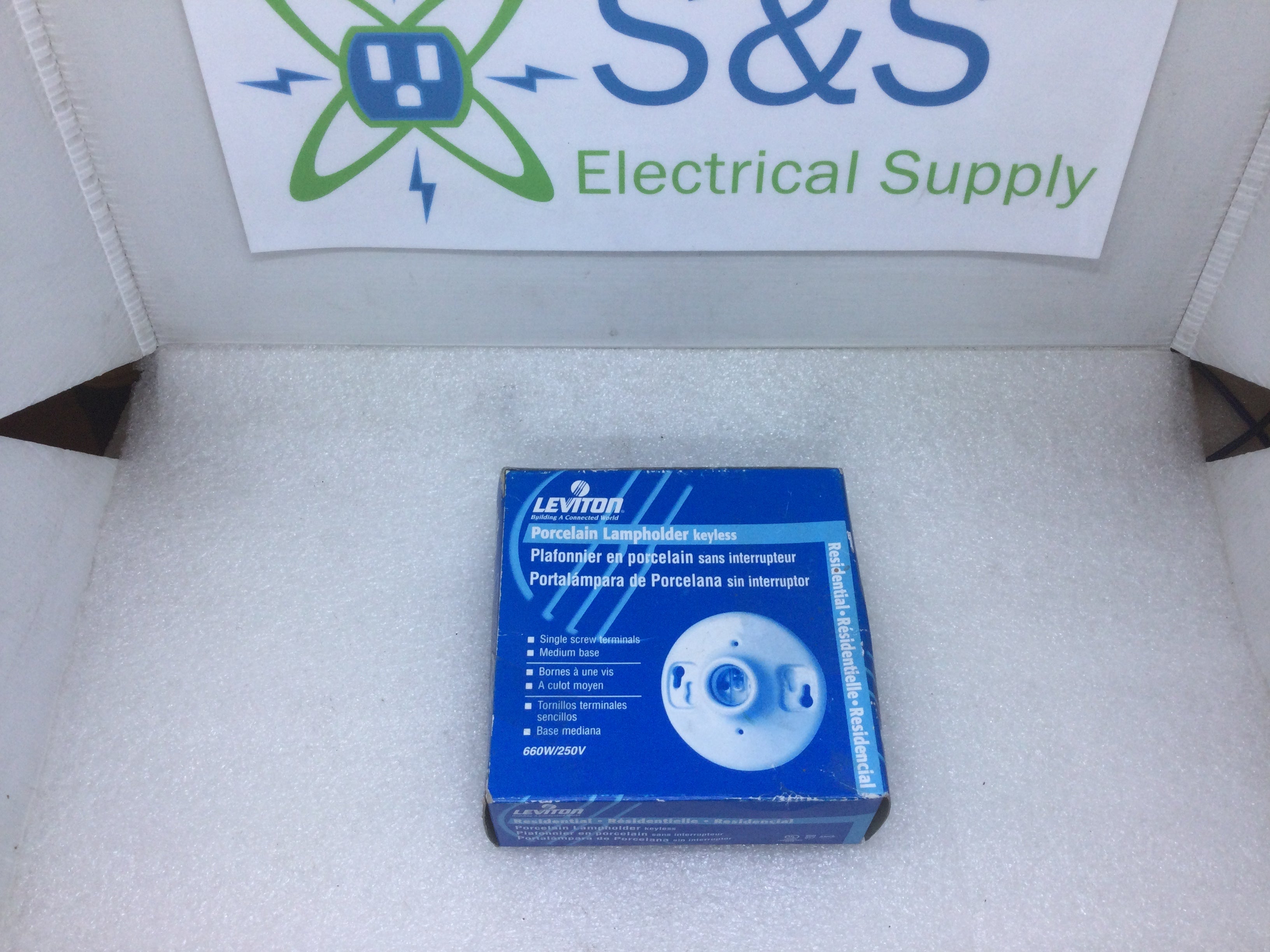 Leviton 9875 Porcelain 4 1/2" Porcelain Lampholder Keyless 660W/250V M