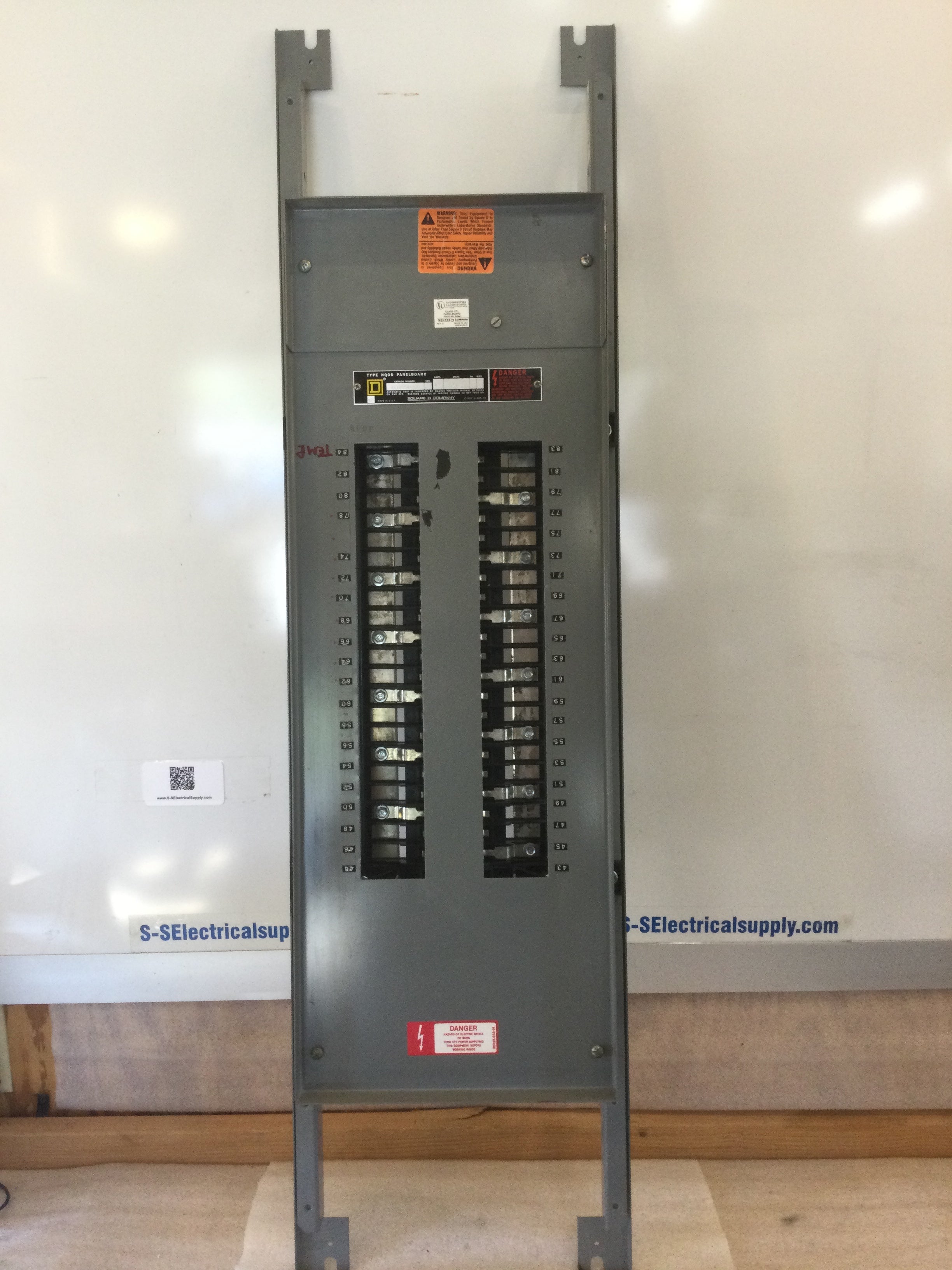 Square D NQOD442L400CU 3 Phase 400A 208Y/120VAC Type QOB Panel Board I