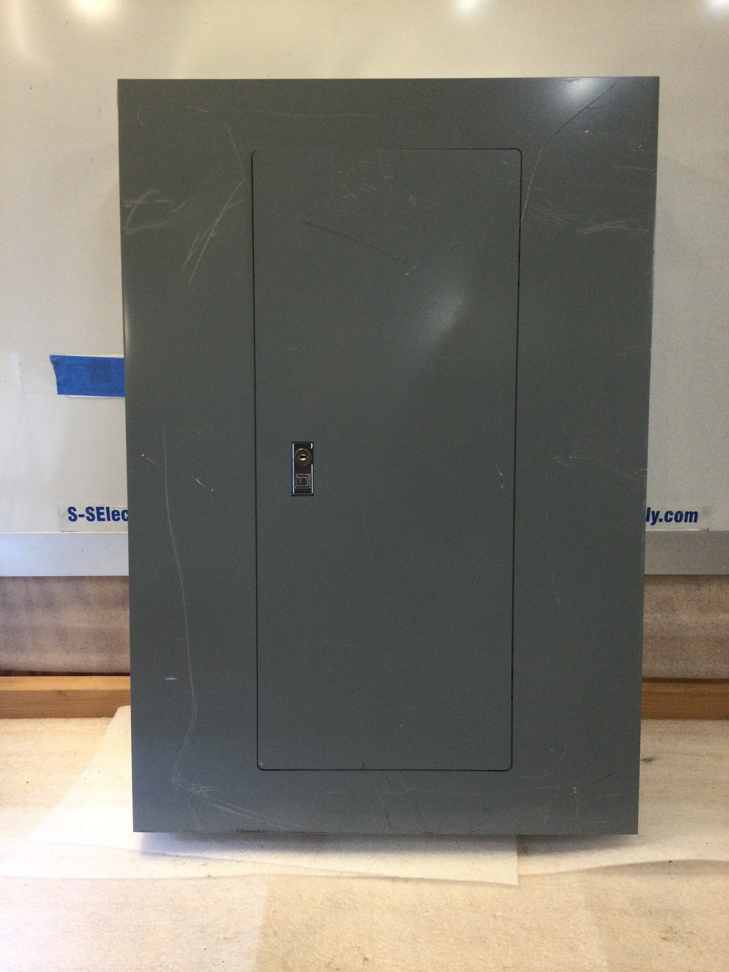 Square D NQOD 60 Amp 208Y/120V Type One Enclosure 3-Phase 4-Wire 30 Sp