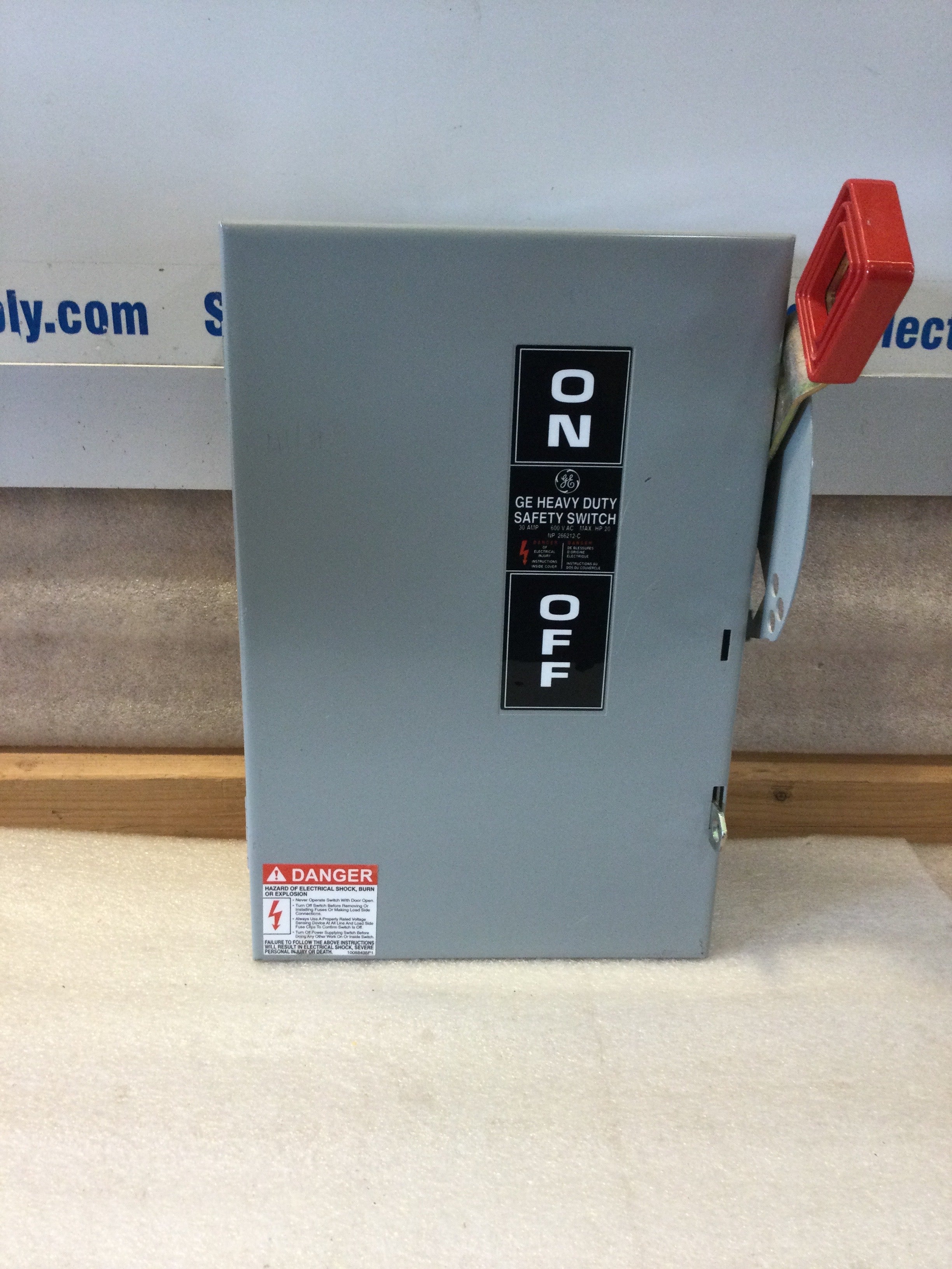General Electric Heavy Duty Safety Switch Cat. No. TH3361 600V/250VDC
