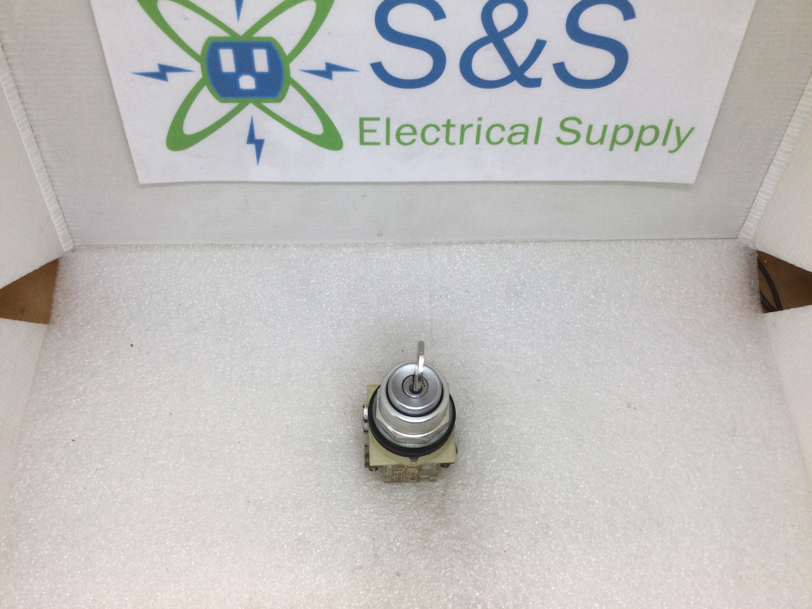 Square D Class 9001 Type KA-1 Keyed Selector Switch Kit 120-600V Pilot