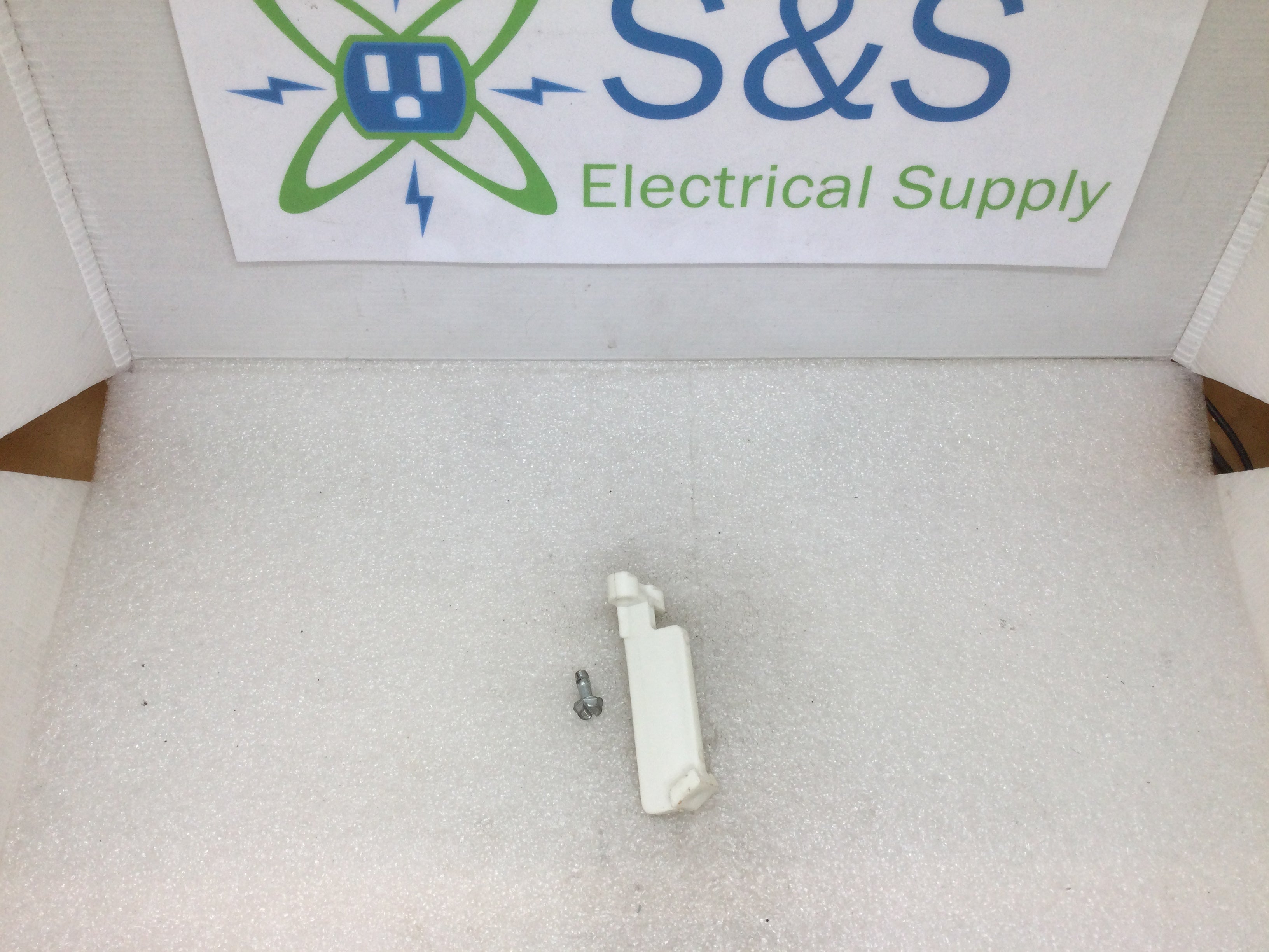 Eaton/Cutler-Hammer CH125RB 125A Max C-H Series Breaker Retaining Kit