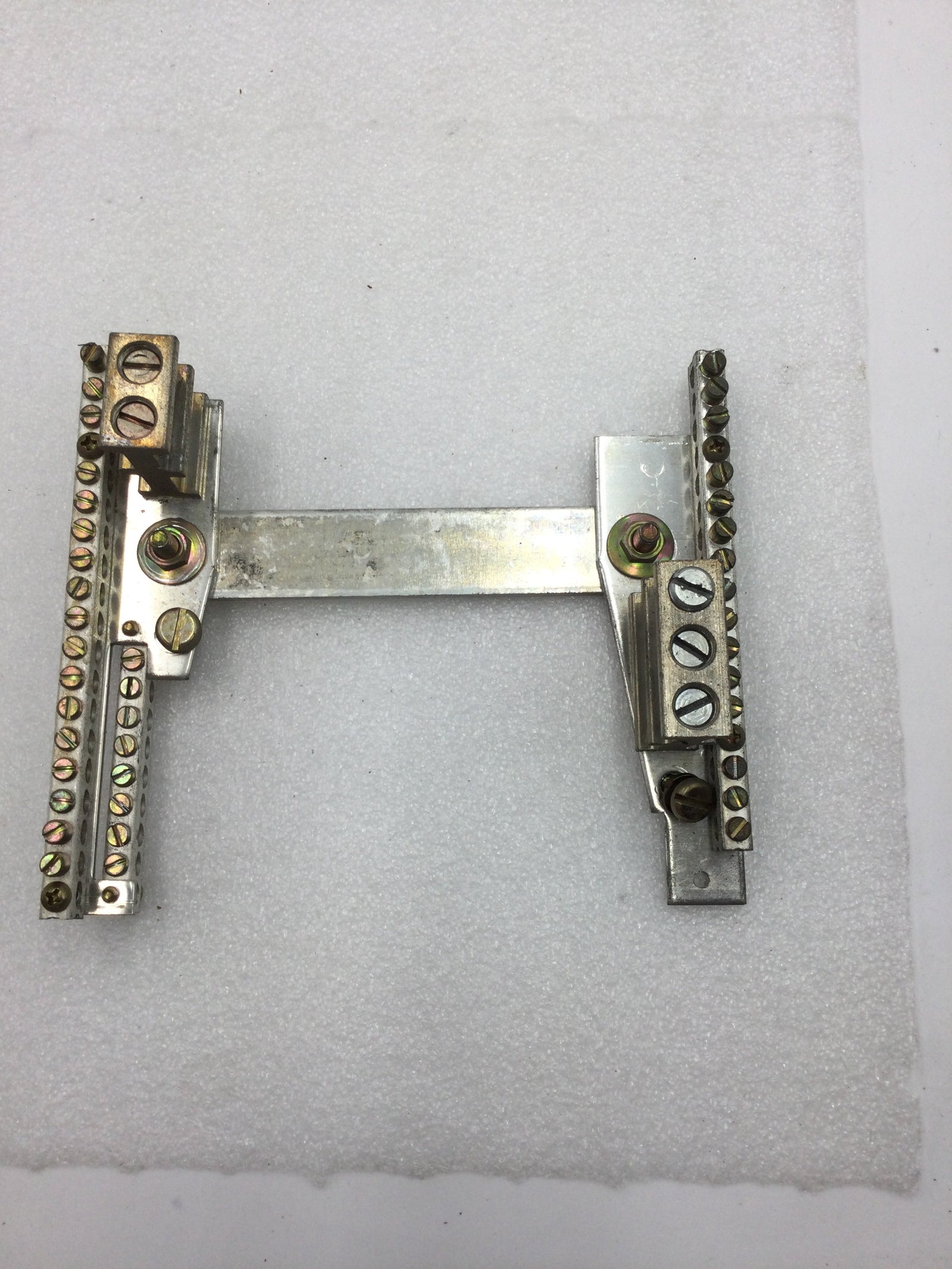 Square D NEHB-42441-2 Series-E1 42 Circuit 480Y/277VAC 225A Ground Bar