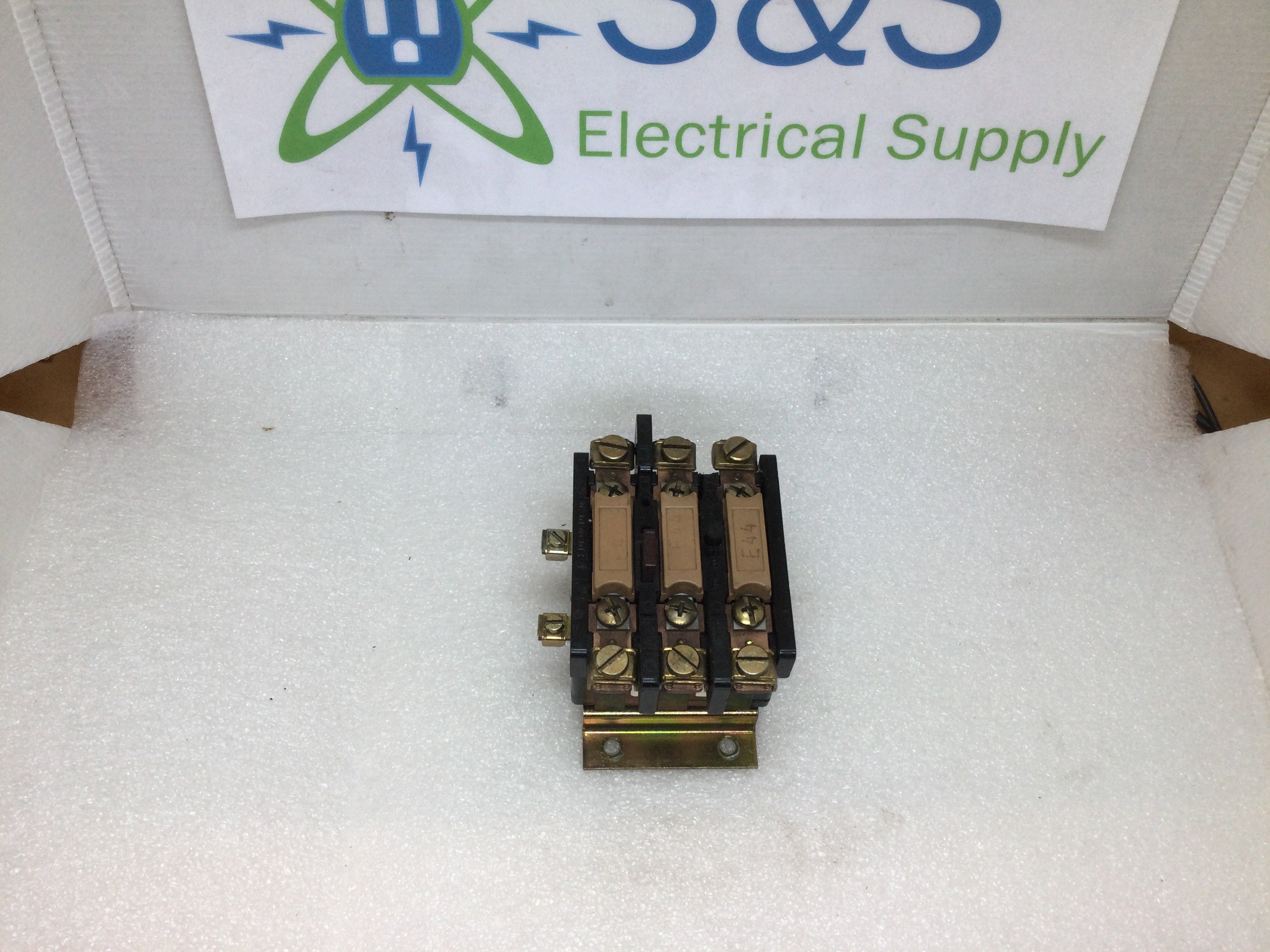Furnas 48DC37AA4 Bi-Metal OL Relay 3 Pole 30A 600VAC Max