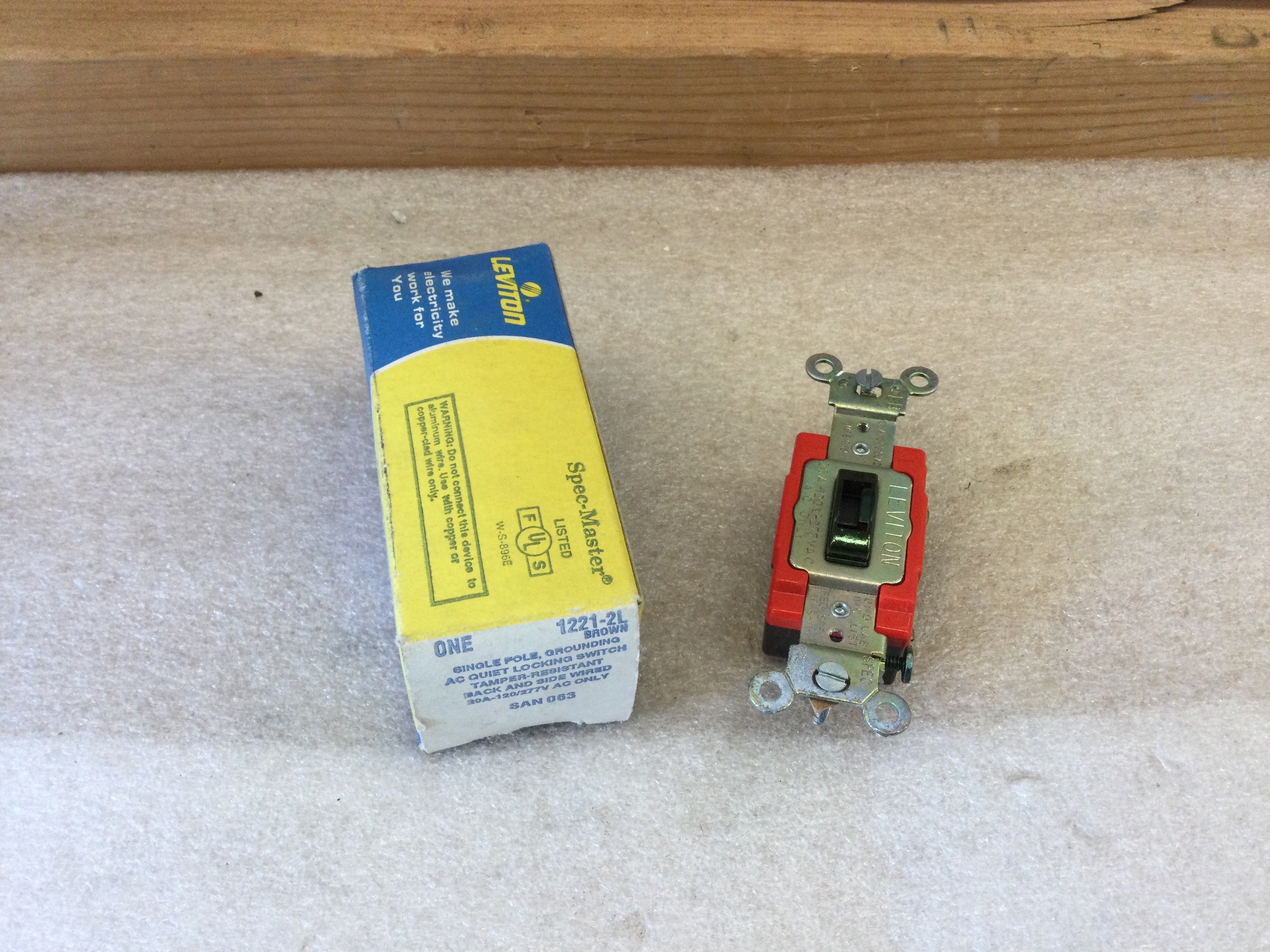 Leviton DP Key Switch1221-2L Brown 20 Amp 120/240V AC Only