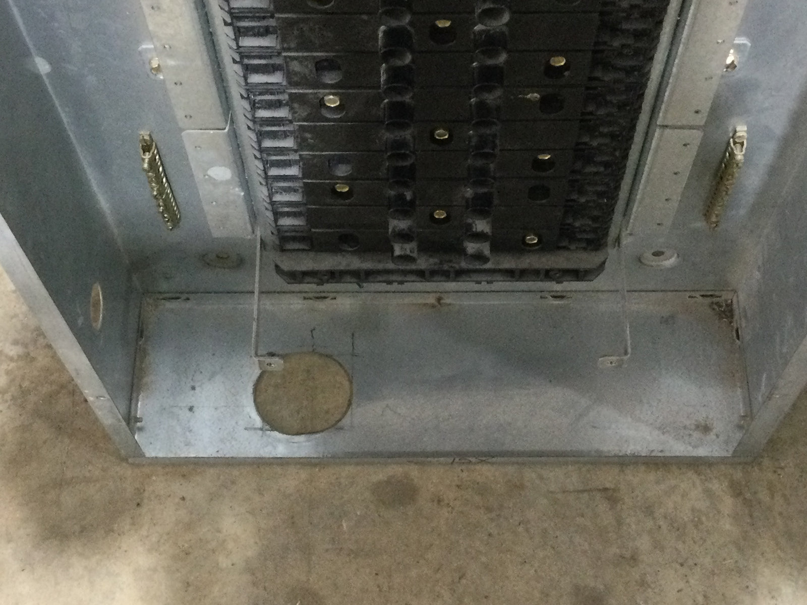 GE General Electric AQF3422CTX 225 Amp Main Breaker Panel 208v 42 circ
