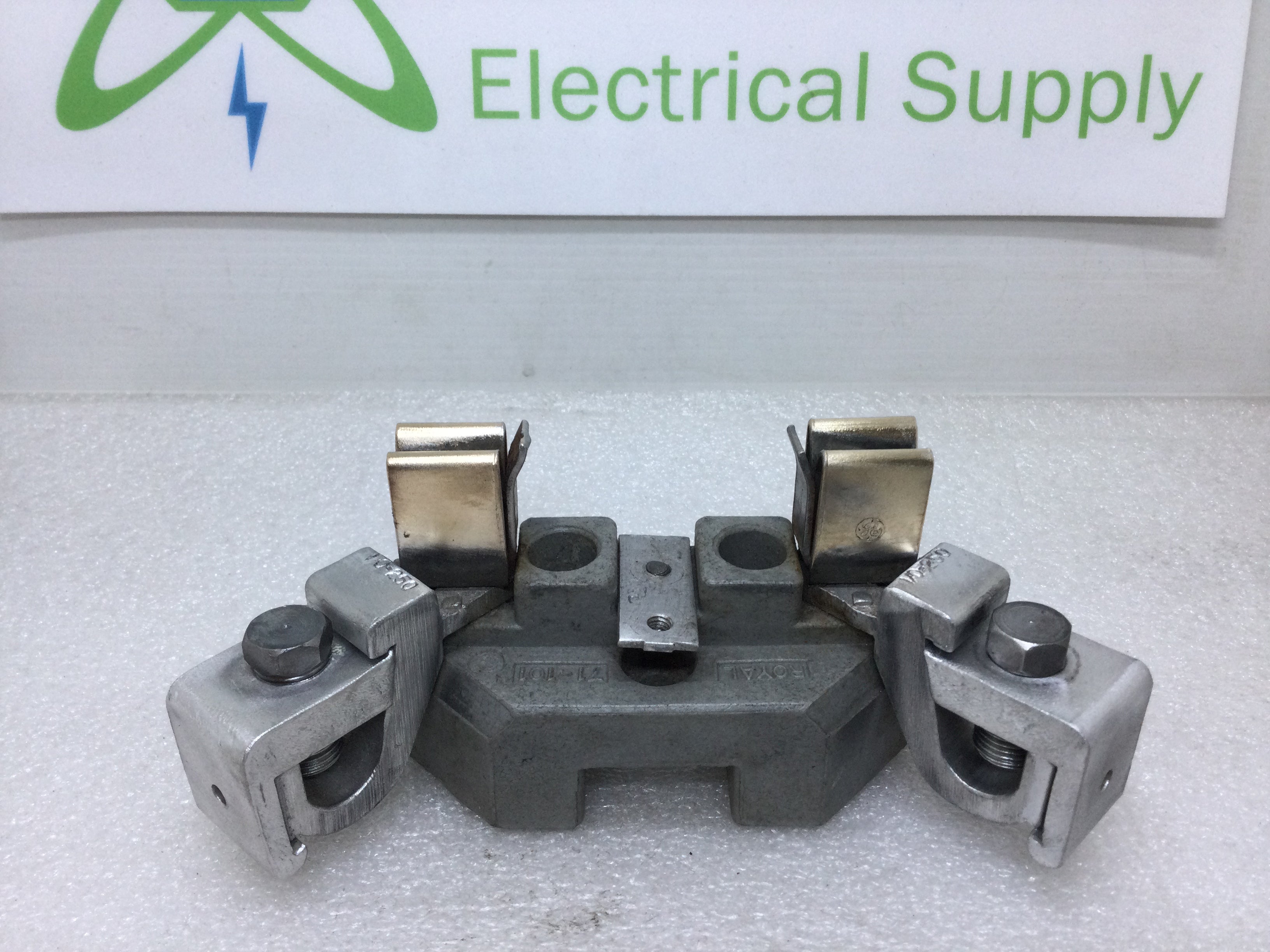 GE General Electric Royal 71-101 100 Amp Porcelain Meter Socket
