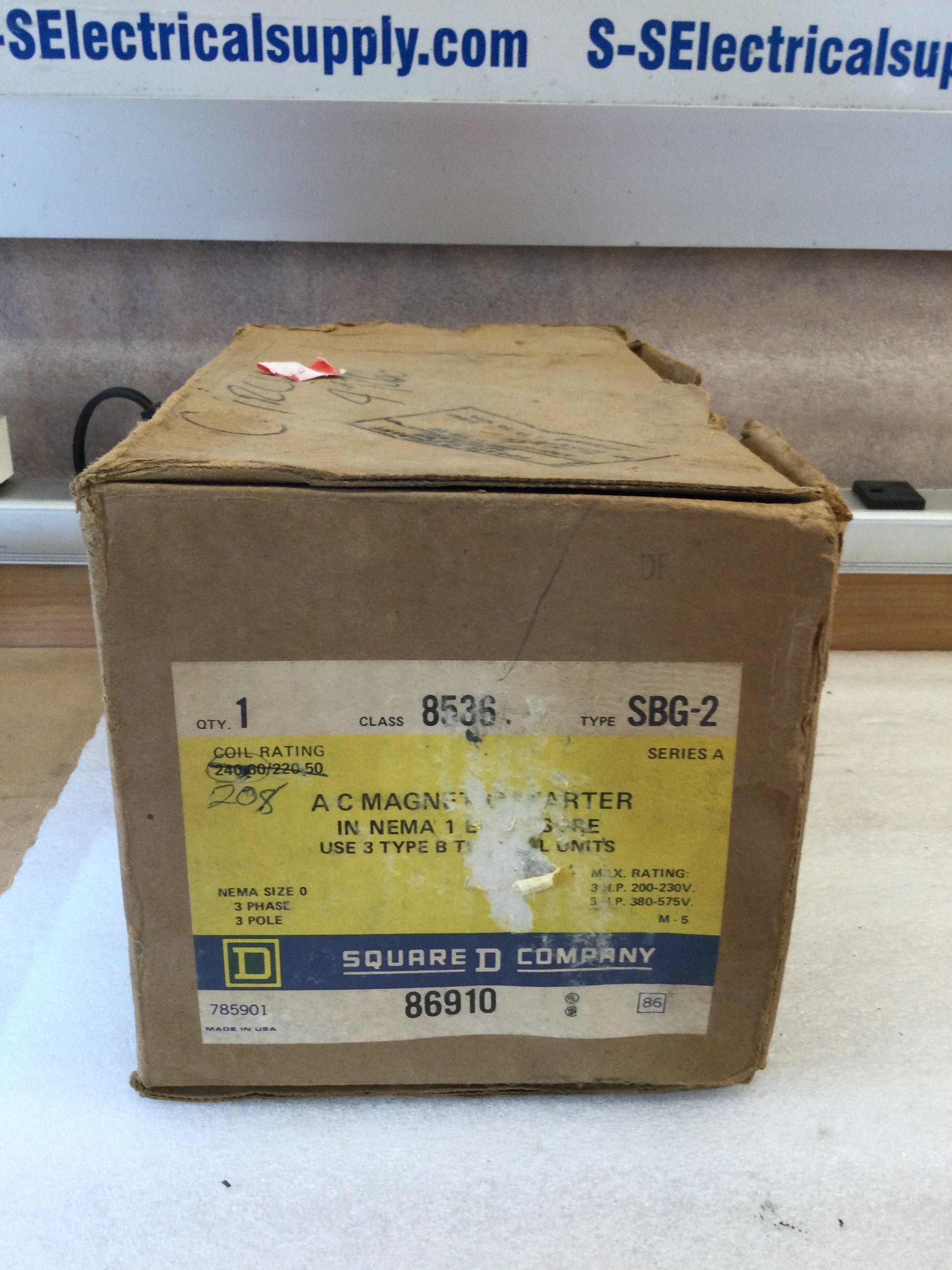 Square D 8536SBG-2 AC Magnetic Starter Nema 1 Enclosure 3 Phase 3 Pole