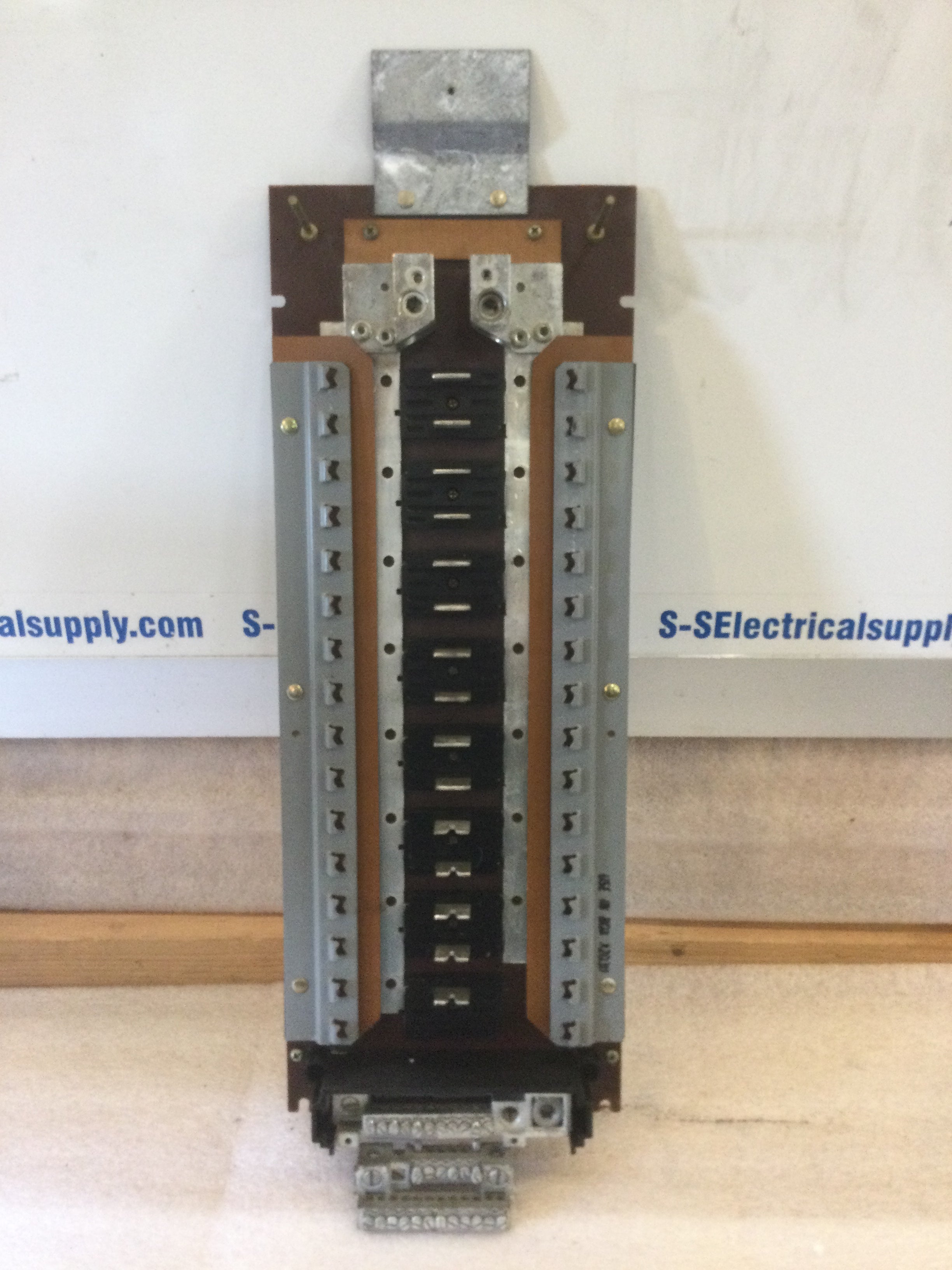 GTE/Sylvania QFP 30 Circuit 200A 120/240VAC Type EQ Main Breaker Load